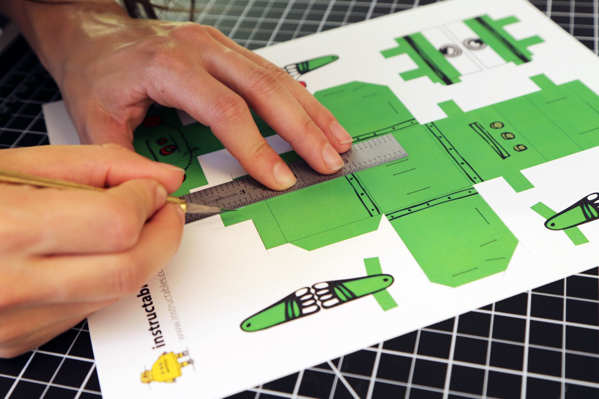Frankenbot Papercraft : 12 Steps (with Pictures) - Instructables