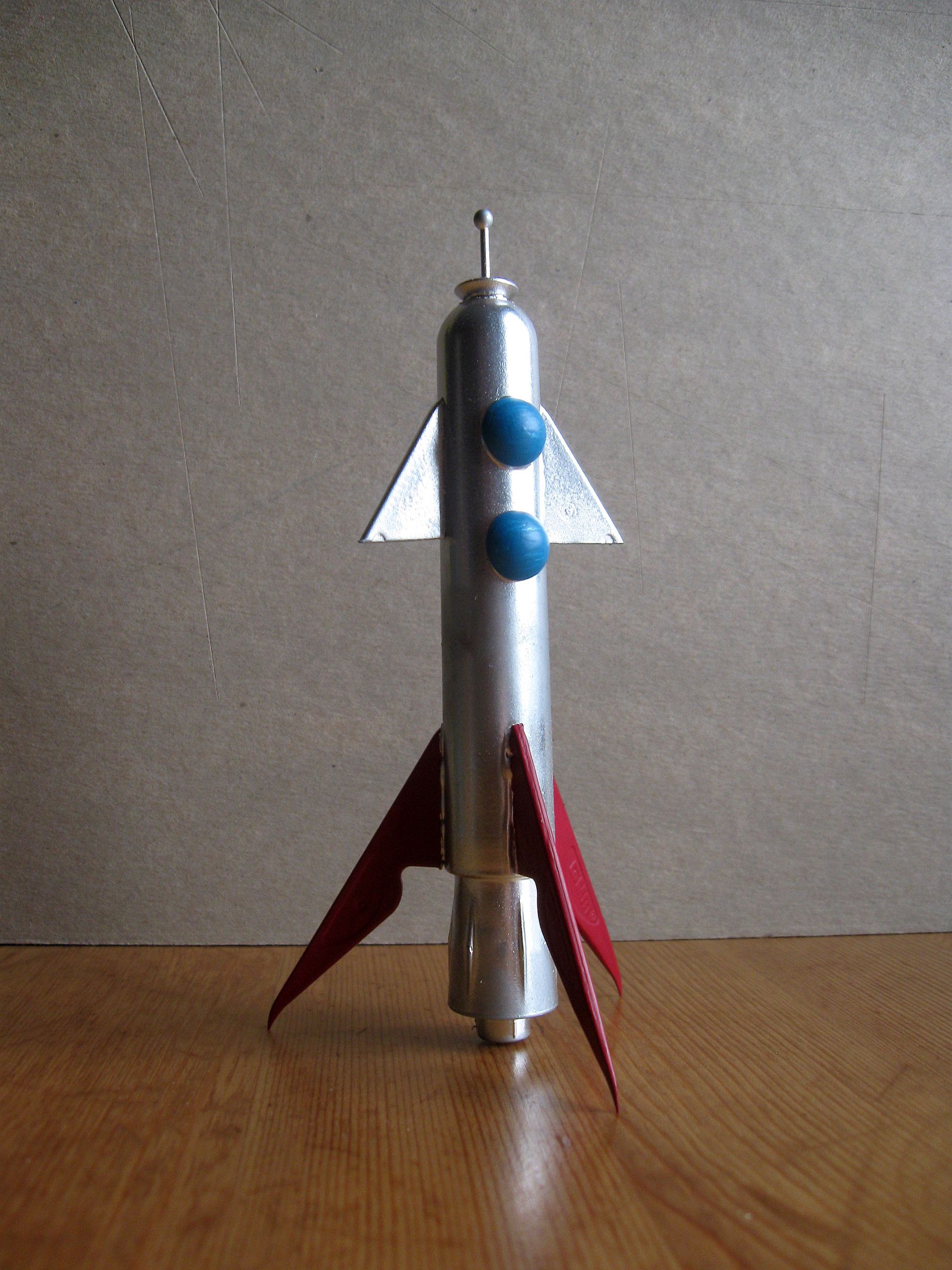 'Retro' Rockets : 3 Steps - Instructables