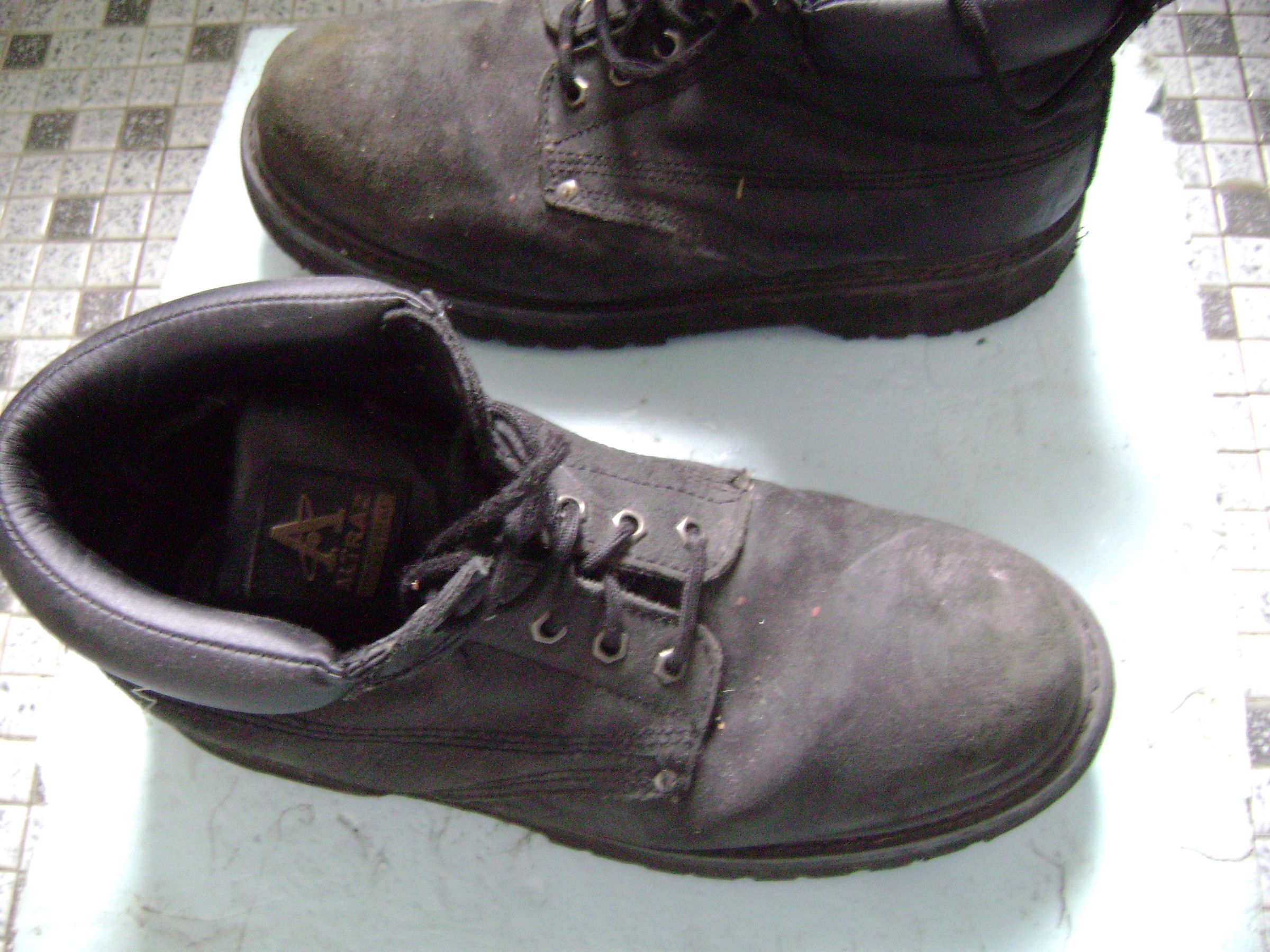 Giant Clown Shoes for Next to Nothing : 6 Steps (with Pictures ...