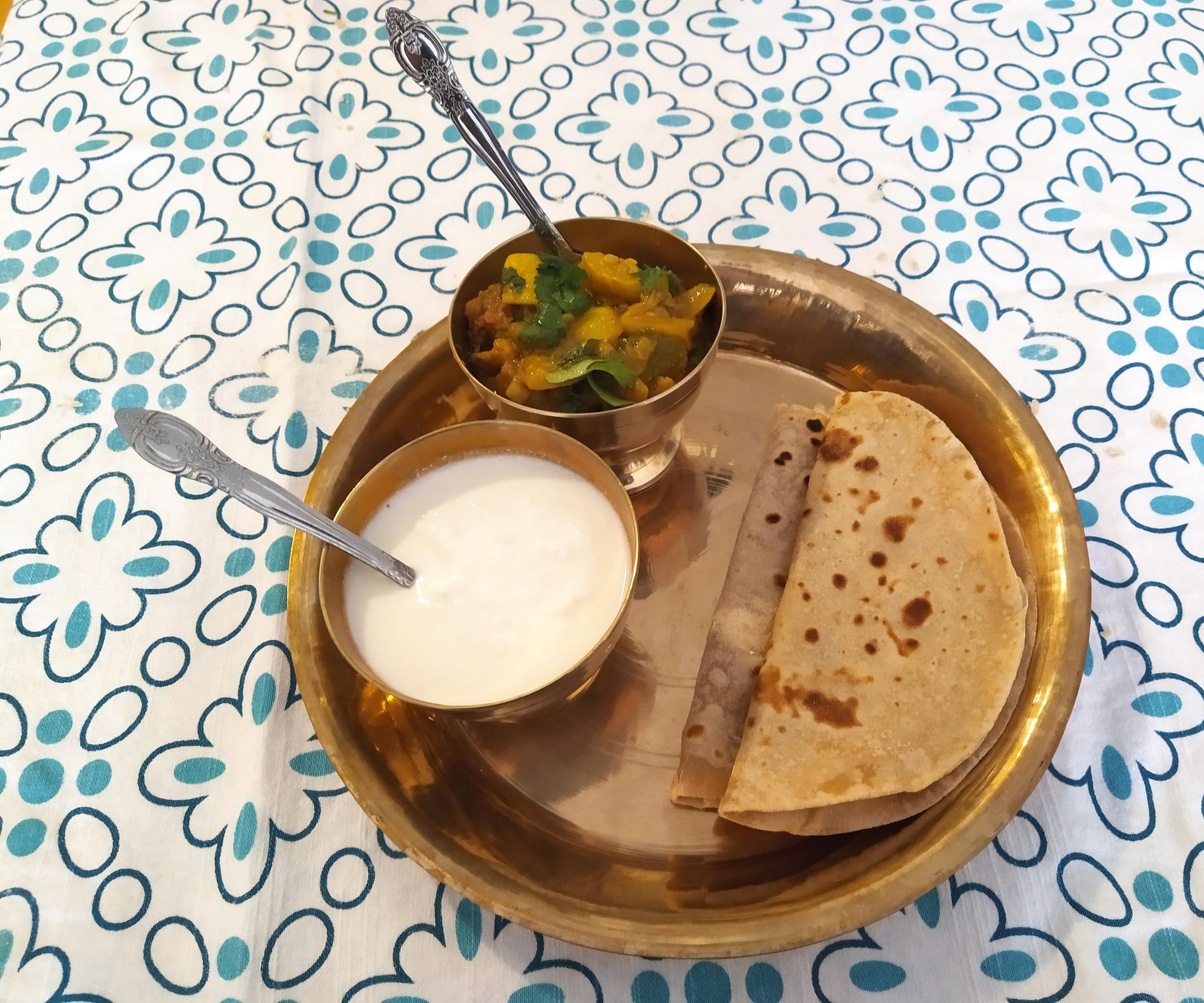 Sukka Roti a Traditional Asian Flat Bread and Mixed Vegetables. : 12 ...