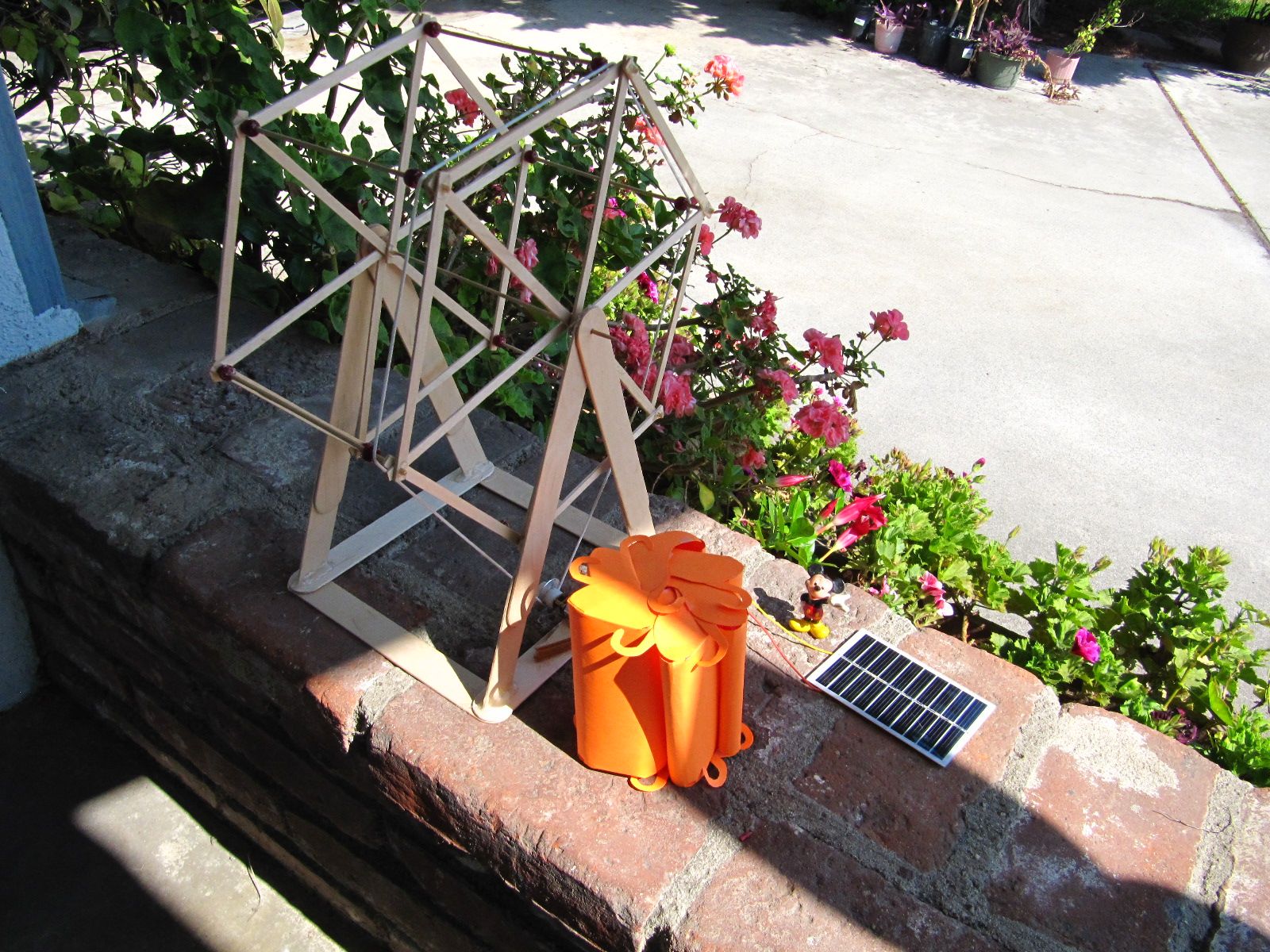 Solar Powered Ferris Wheel Toy : 3 Steps (with Pictures) - Instructables