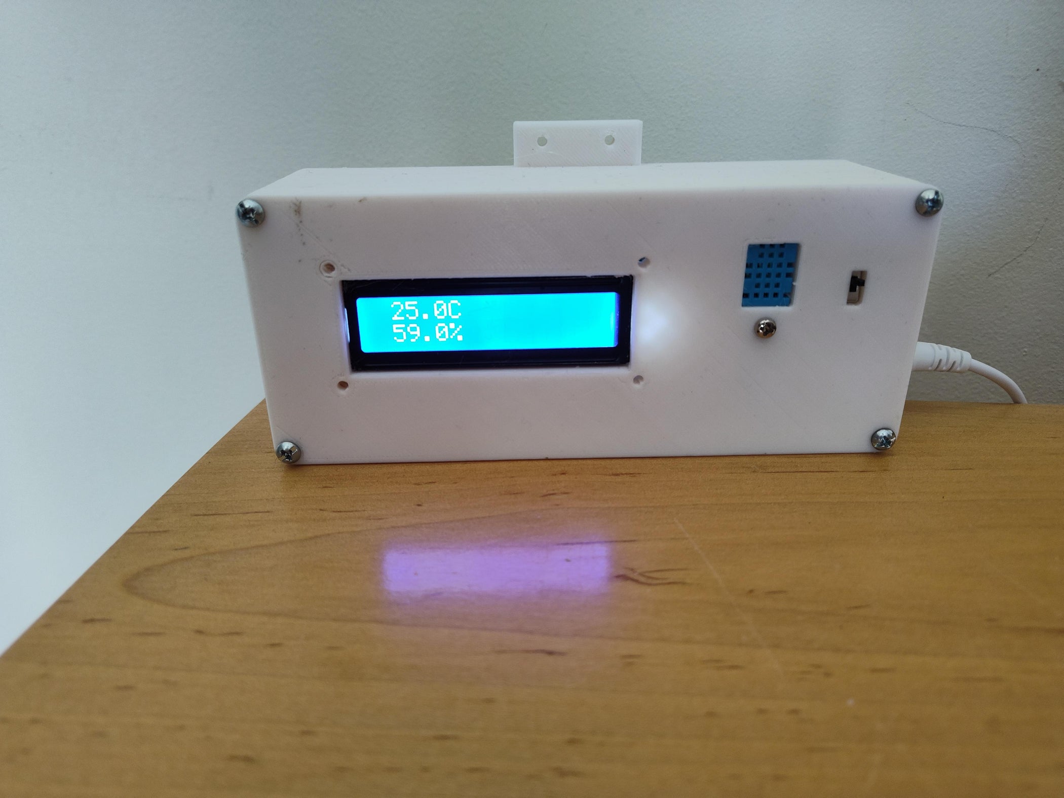 DIY Thermometer : 4 Steps - Instructables