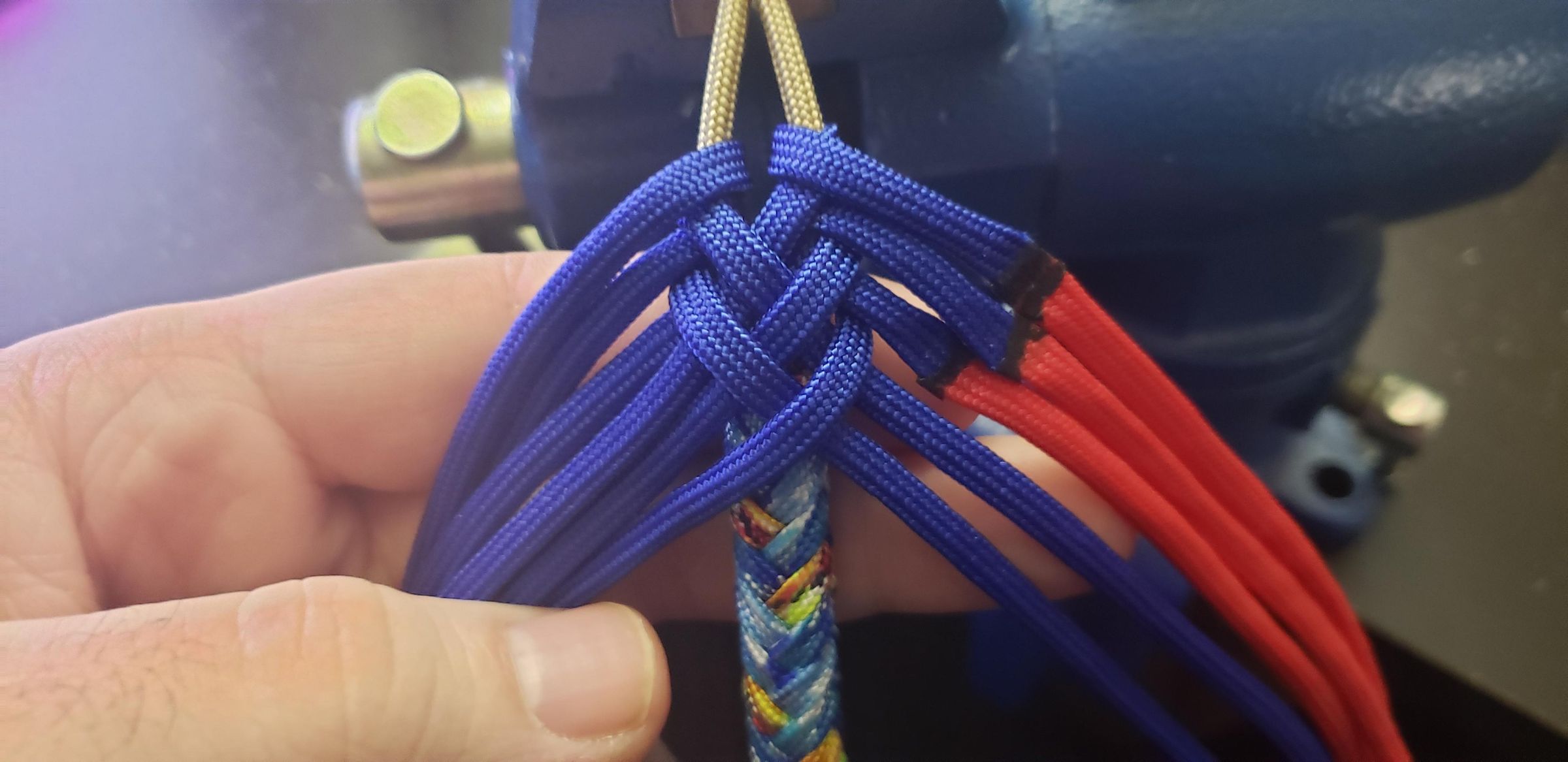 Tygra's Bolo-Whip With Paracord in 16 Plait : 9 Steps (with Pictures ...