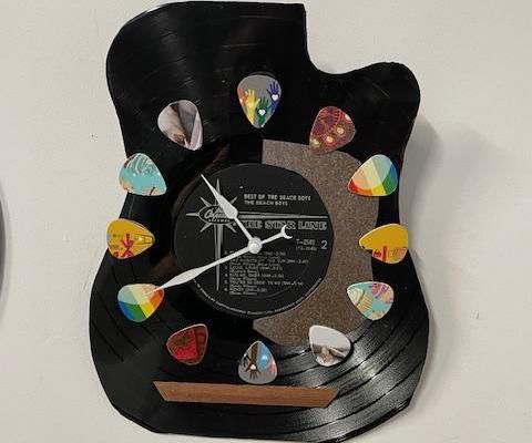 33,1/3 RPM VINYL LP GUITAR CLOCK : 4 Steps - Instructables