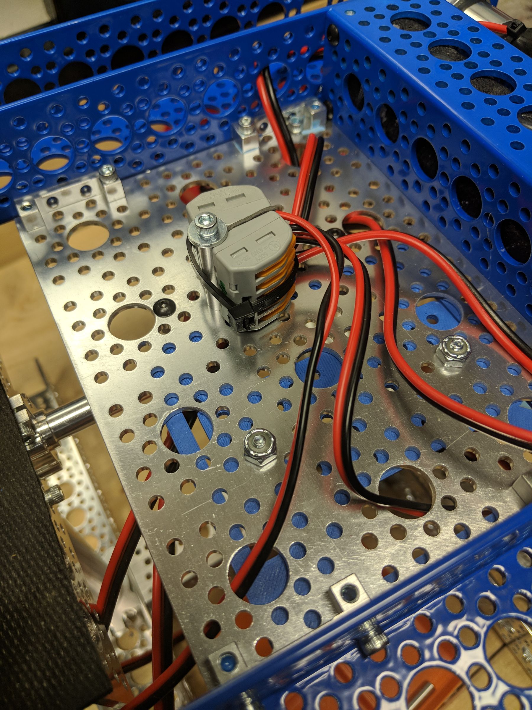 Trackbot Mk V : 8 Steps (with Pictures) - Instructables