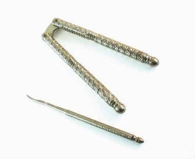 How to Use a French Knitter : 6 Steps (with Pictures) - Instructables