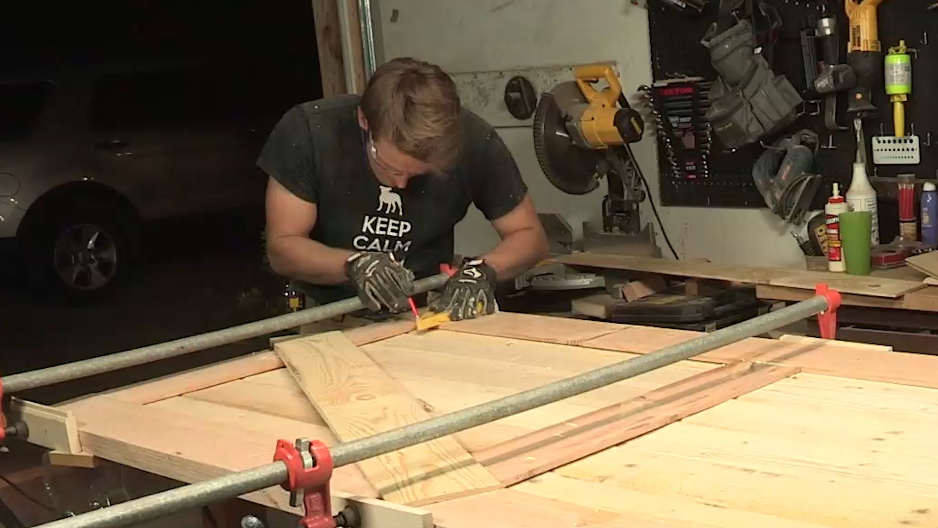 DIY Sliding Barn Door : 6 Steps (with Pictures) - Instructables
