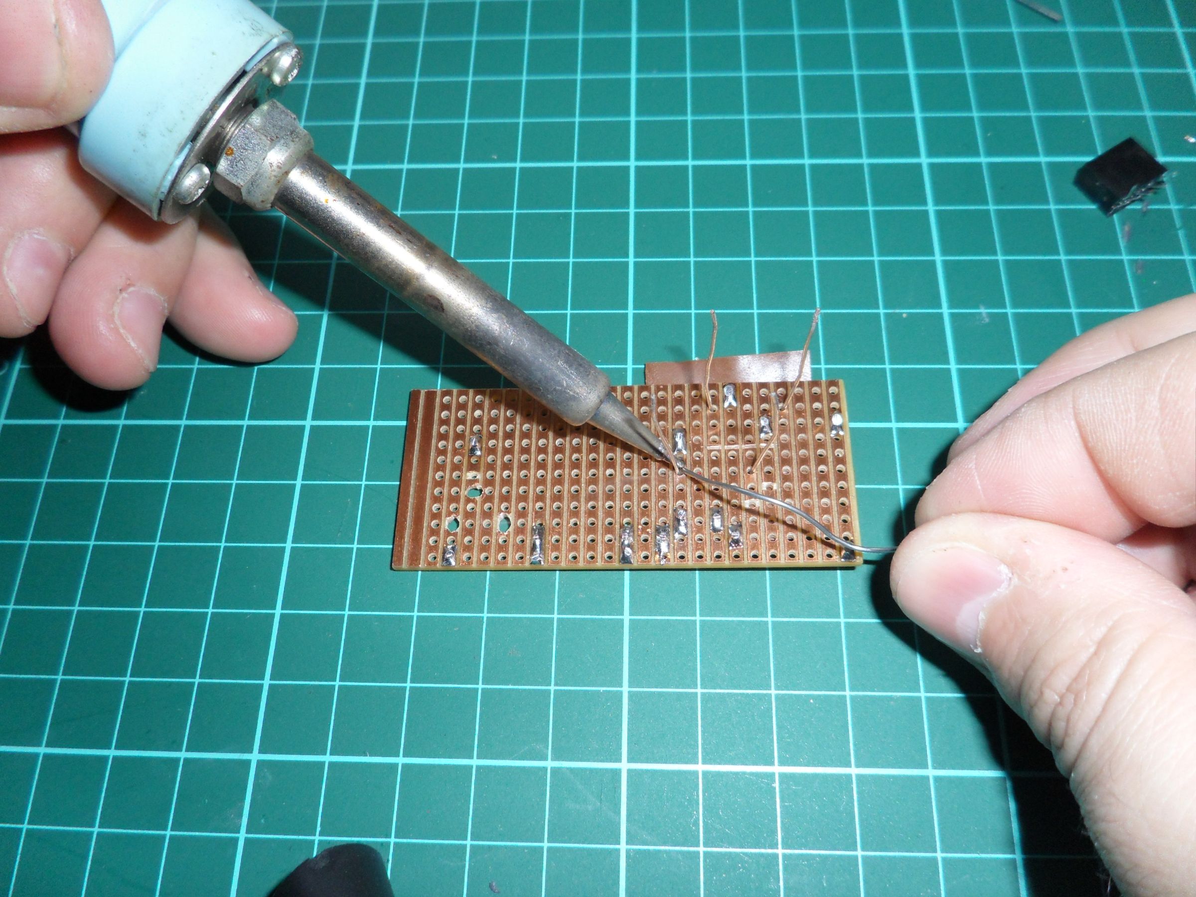 Practical Circuit Construction With Strip Board : 14 Steps (with ...