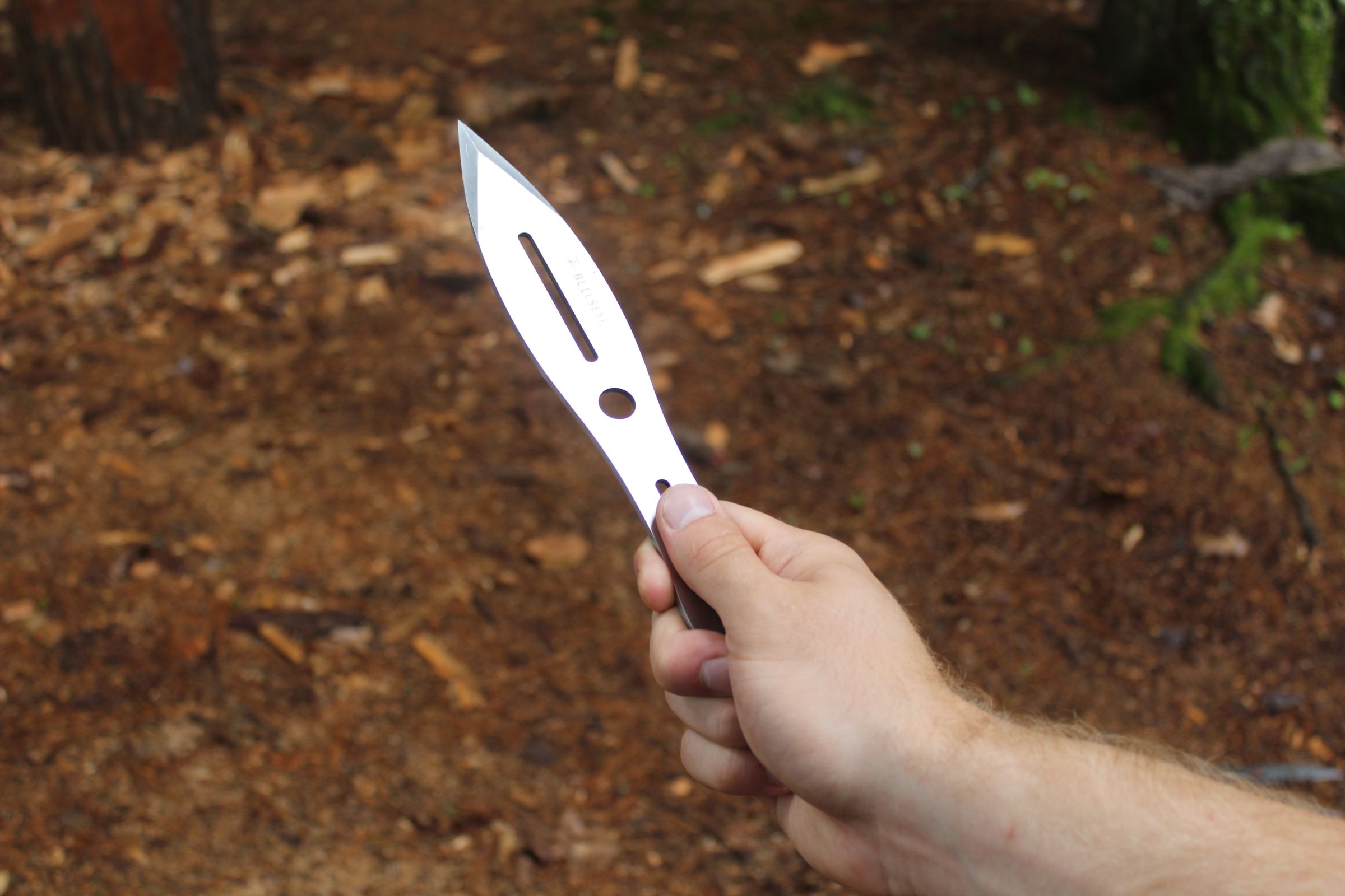 How to Throw Throwing Knives : 7 Steps (with Pictures) - Instructables