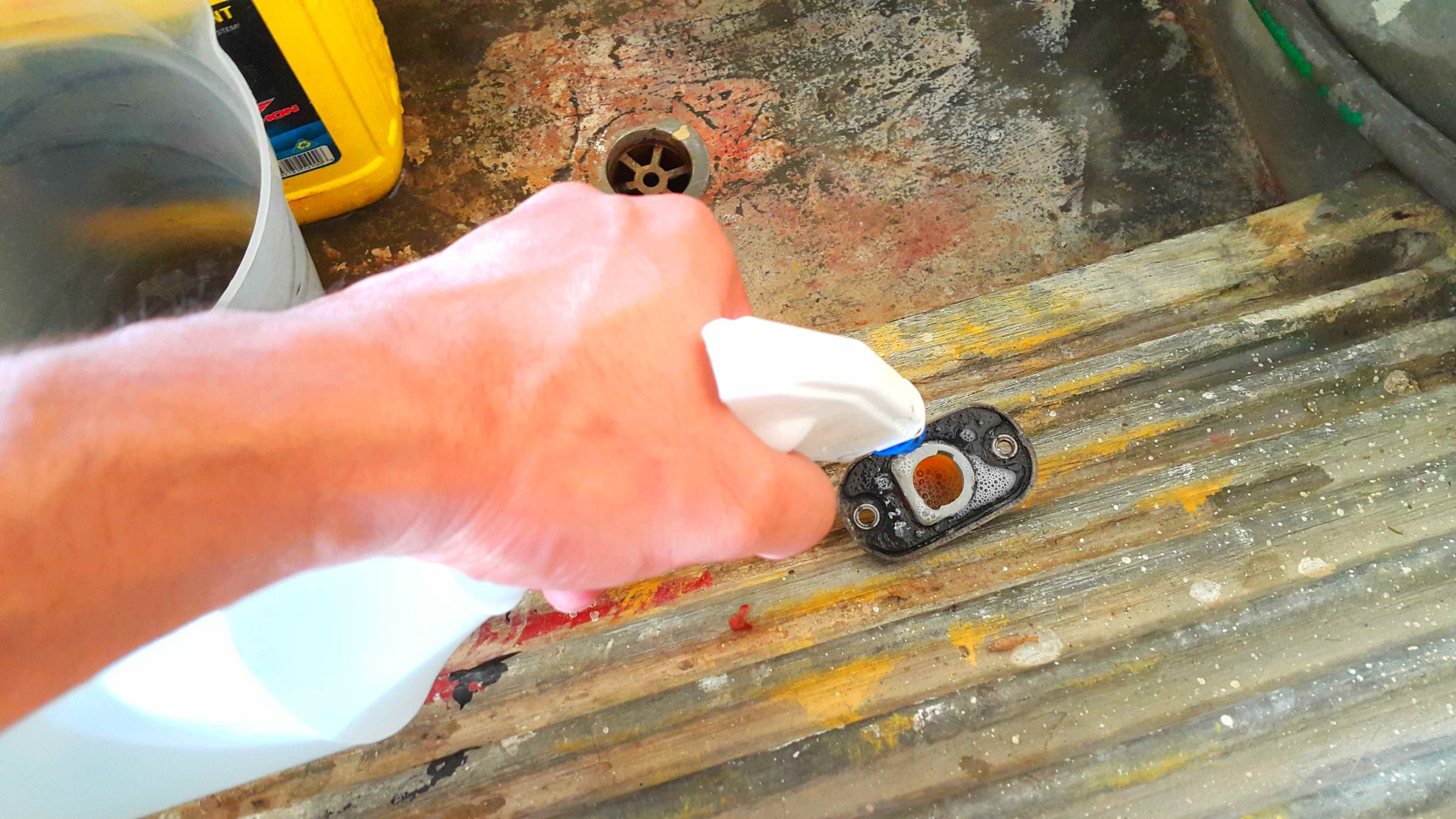 Cleaning License Plate Lamps. : 4 Steps (with Pictures) - Instructables