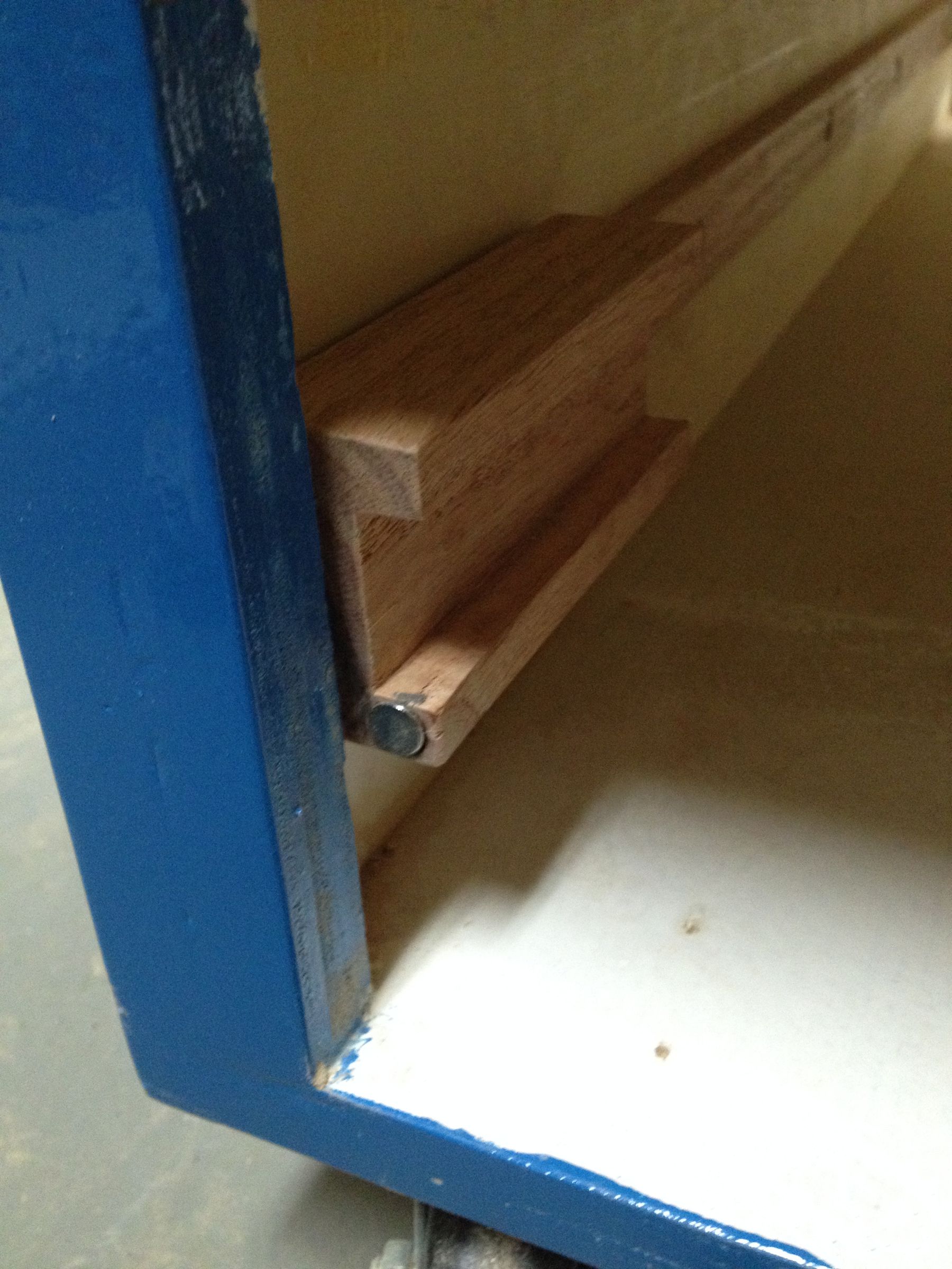 The Coolest Two-way Drawer Slides : 7 Steps - Instructables