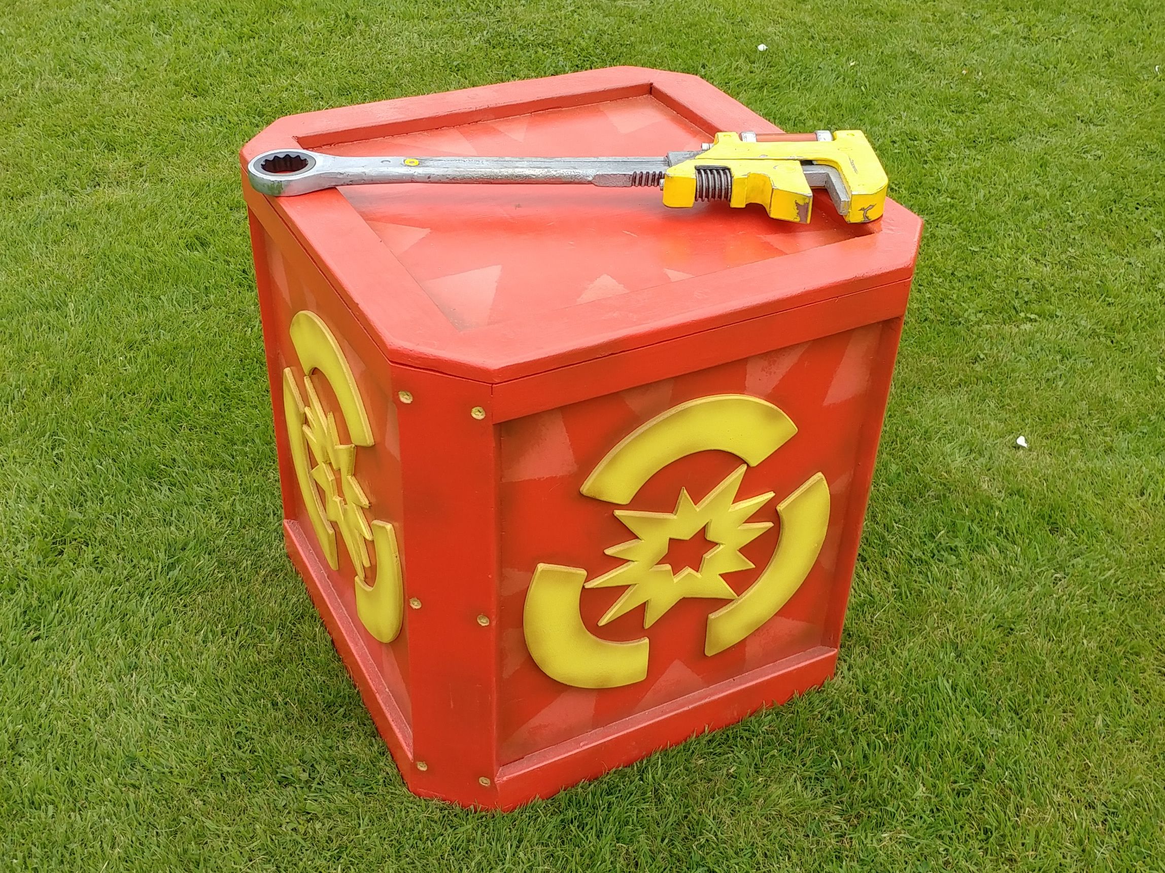 Wooden Ratchet and Clank Explosive Crate : 9 Steps (with Pictures ...