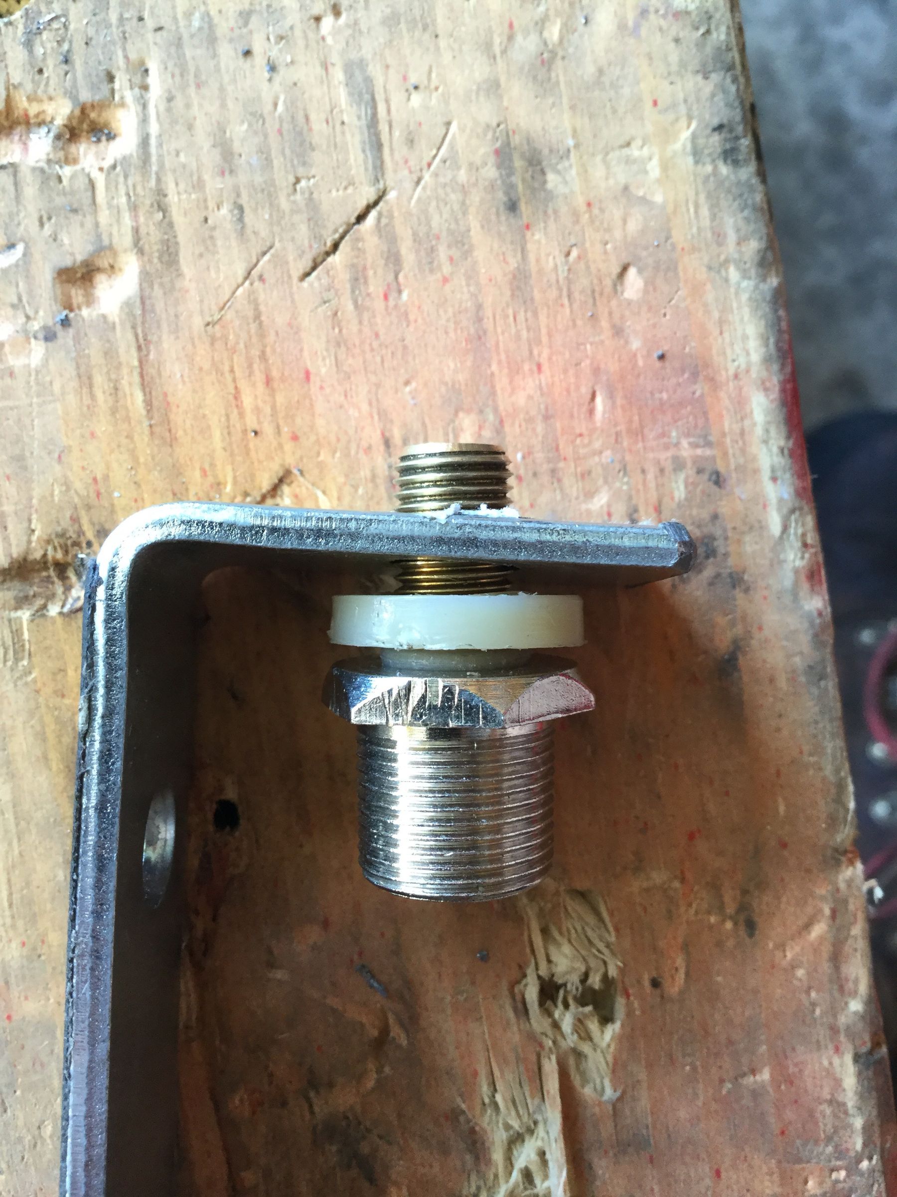 CB Antenna Truck-Box Mount : 6 Steps (with Pictures) - Instructables