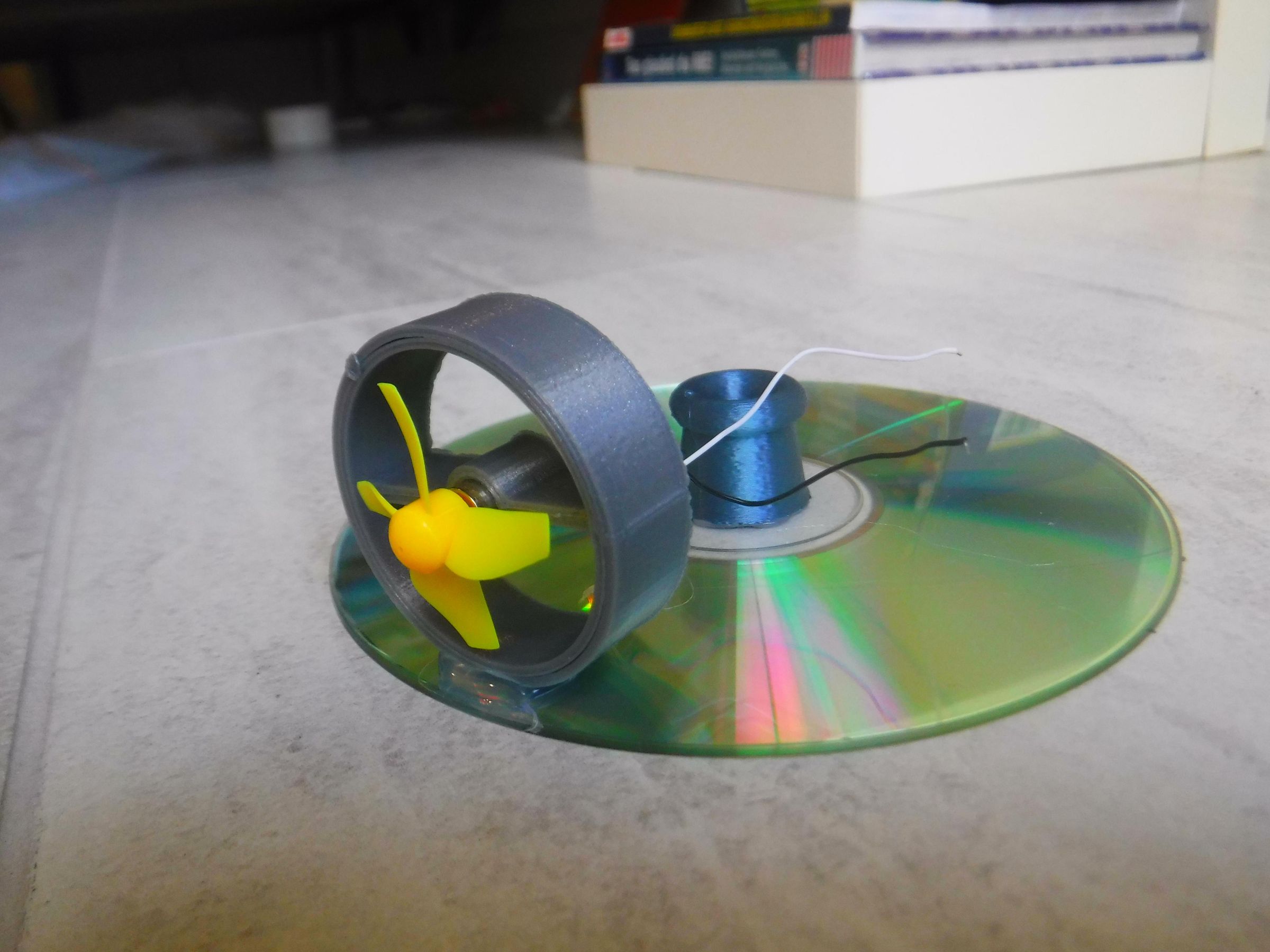 Simple Motorized Hovercraft (Make It Fly Contest) : 10 Steps (with ...