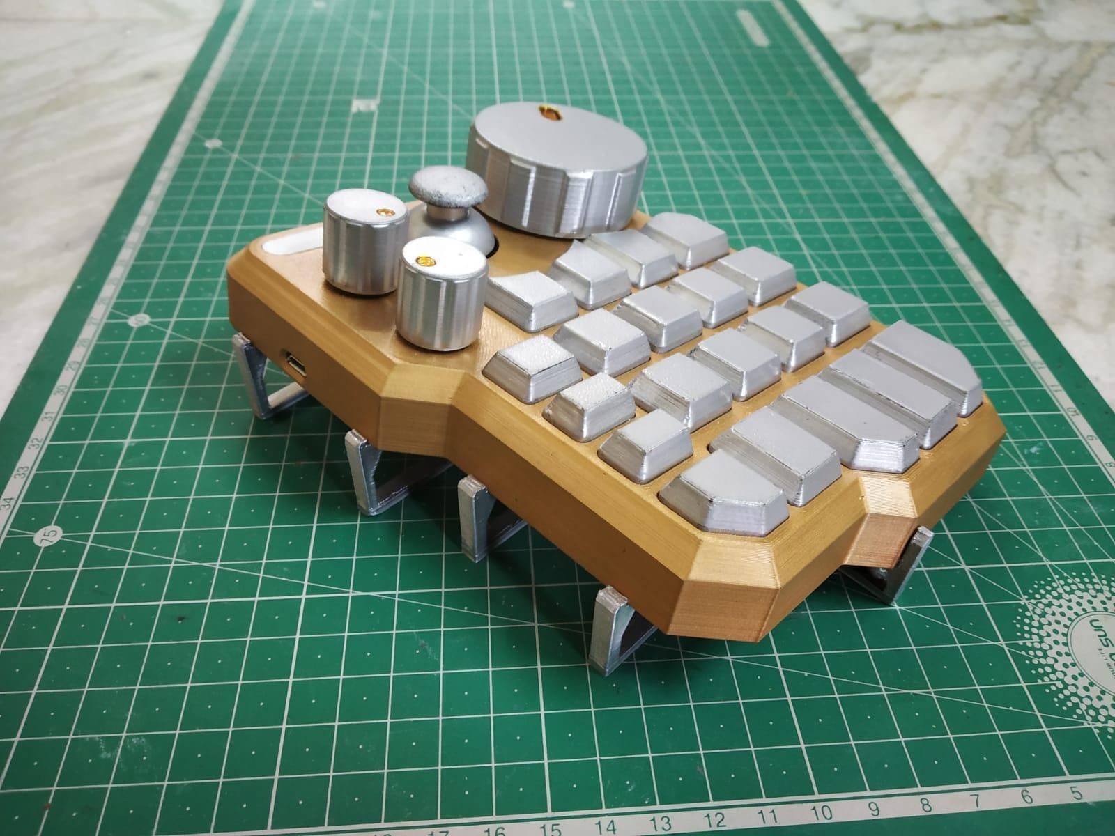 Infinity Macro Pad Using Pi Pico : 16 Steps (with Pictures) - Instructables