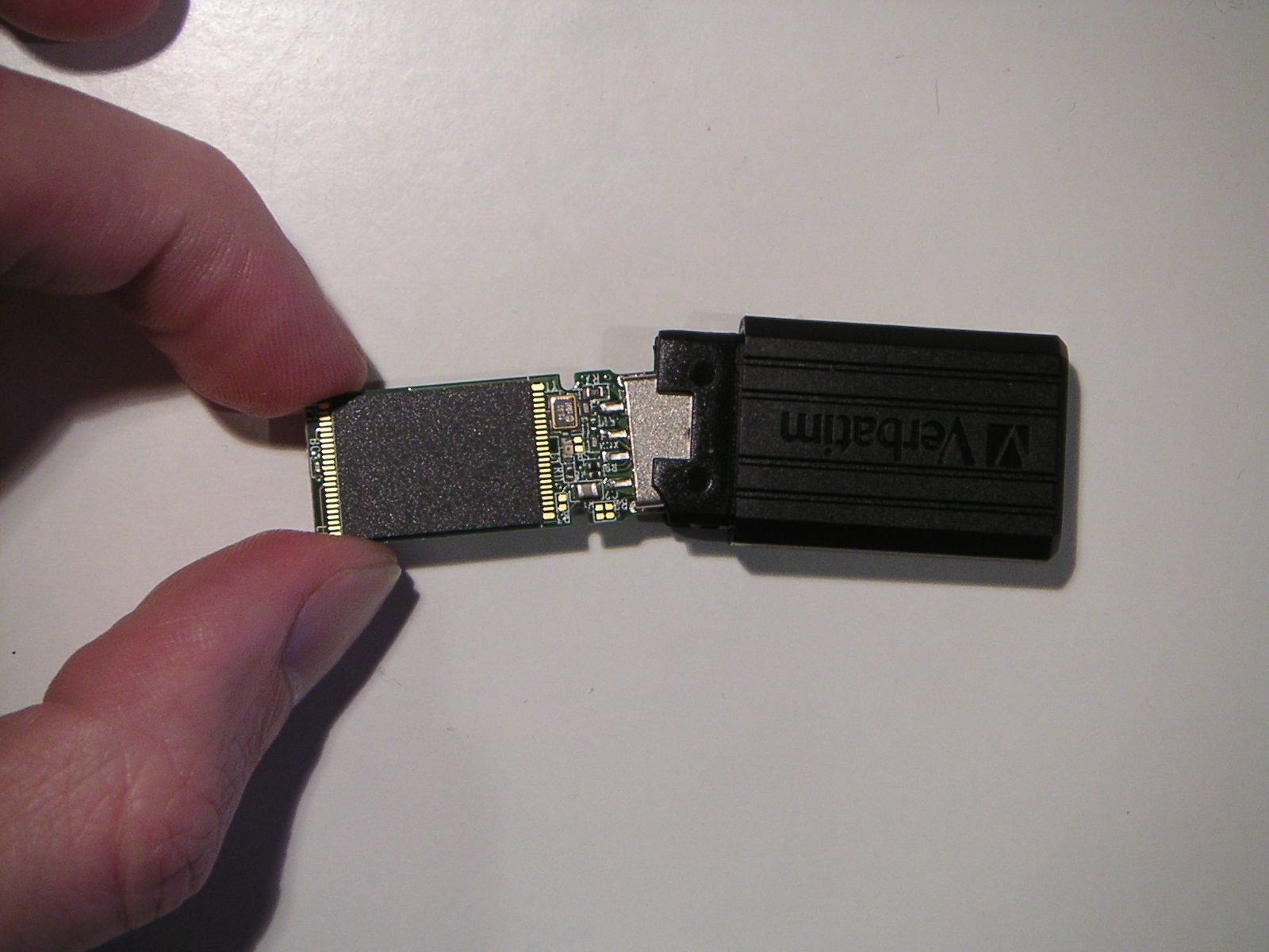 USB Memory Lipstick : 7 Steps - Instructables