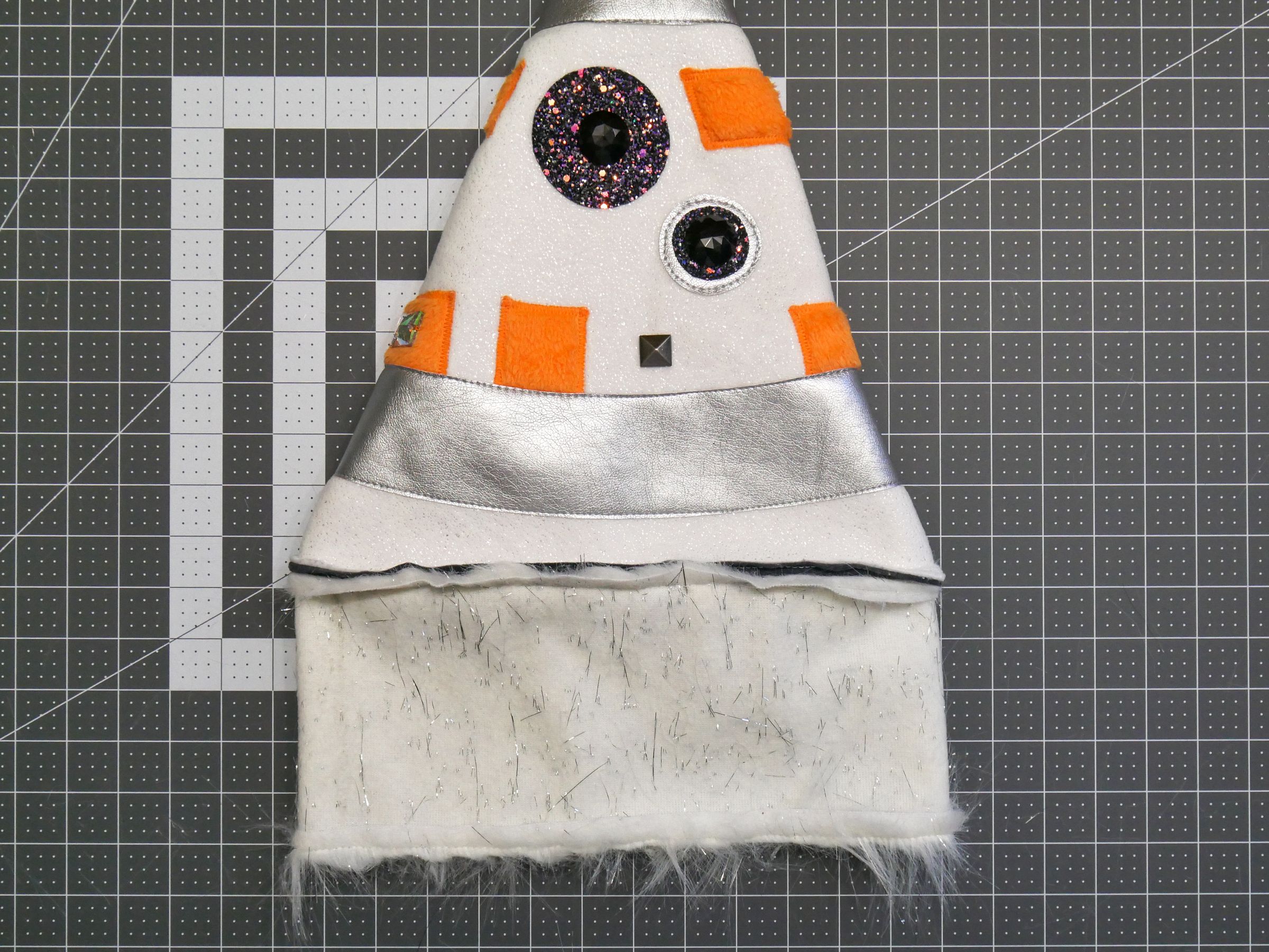 Star Wars BB8 Inspired Santa Hat : 10 Steps (with Pictures) - Instructables