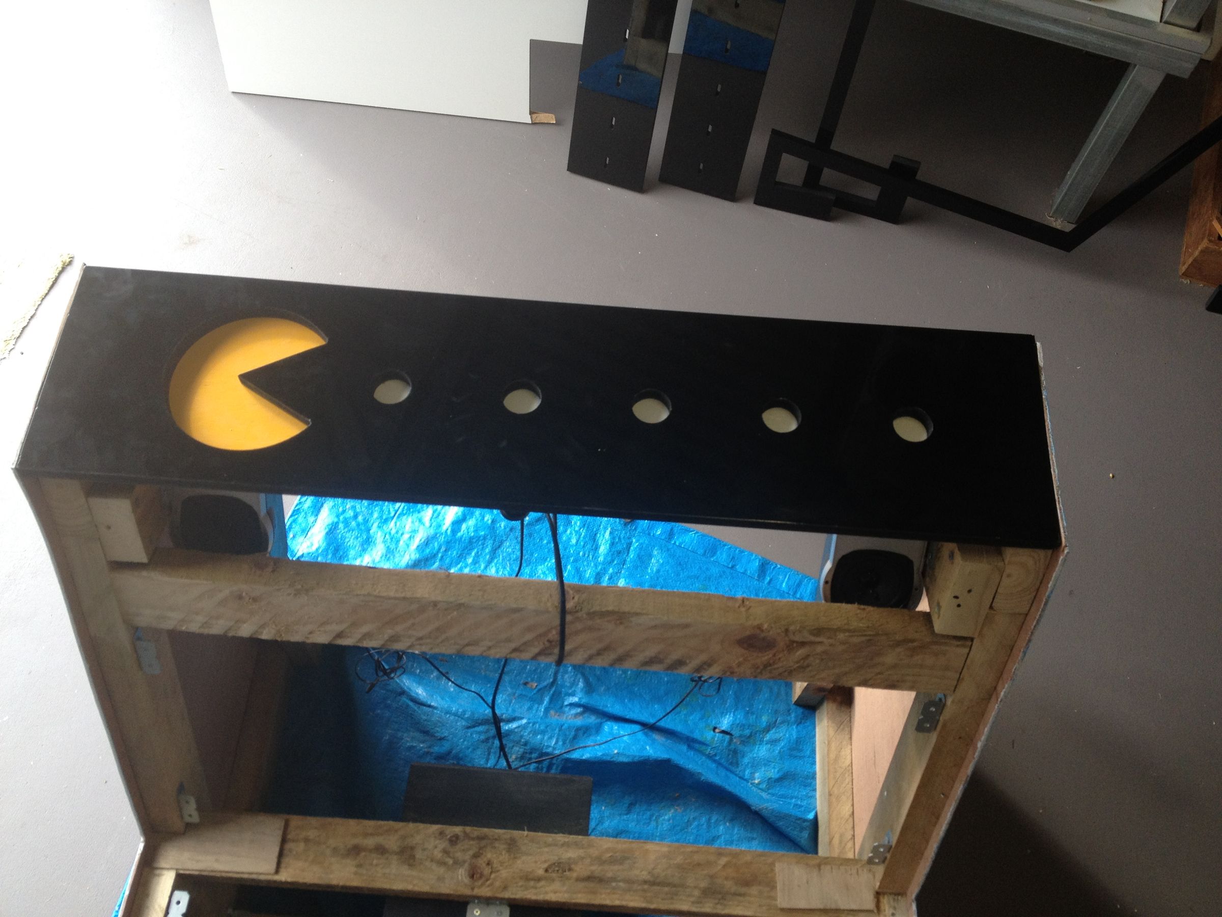 Ultimate Pacman / Space Invaders Gaming Chair With Speakers : 12 Steps ...