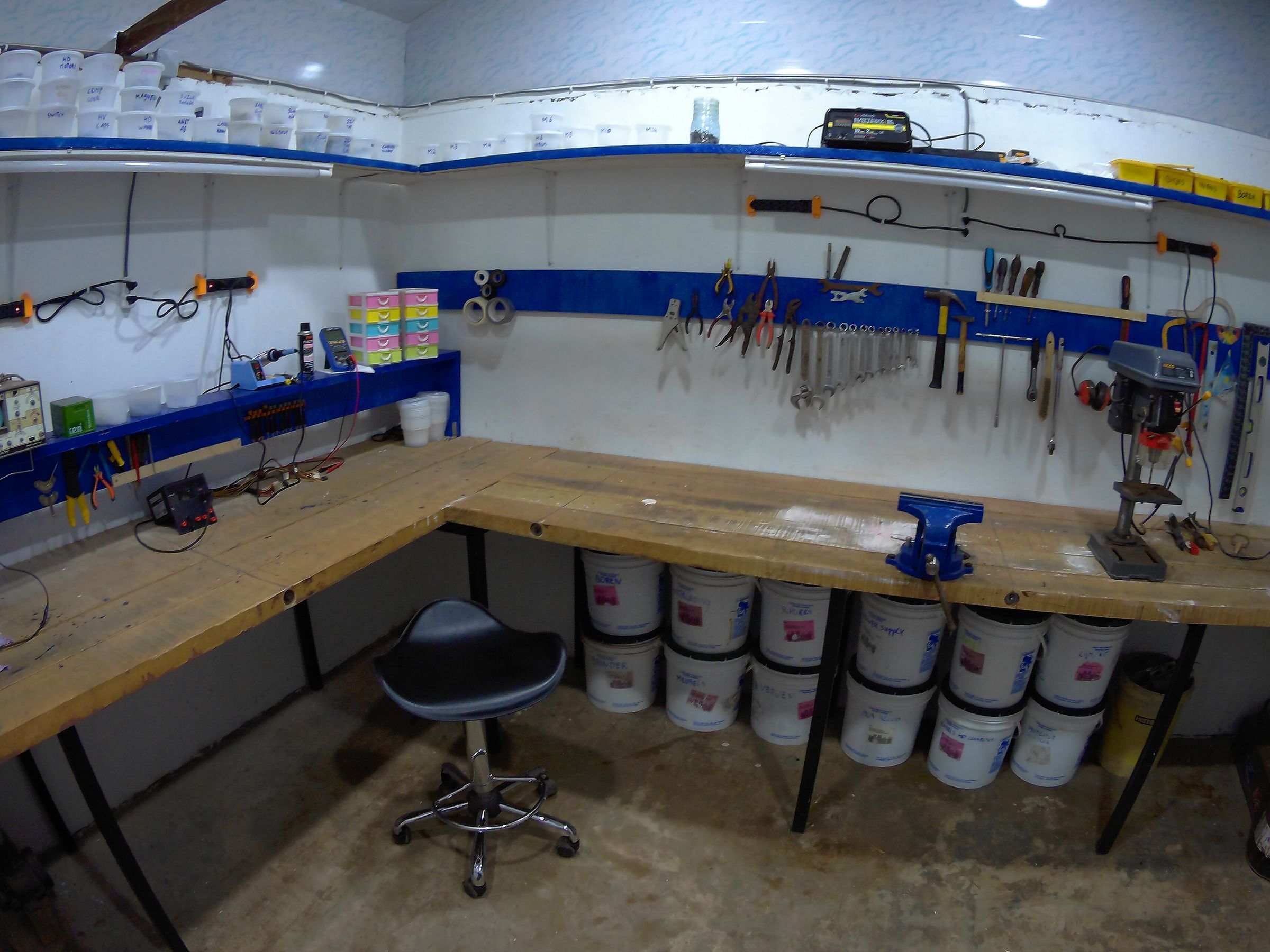 A Sturdy Workbench That Will Last : 10 Steps (with Pictures ...