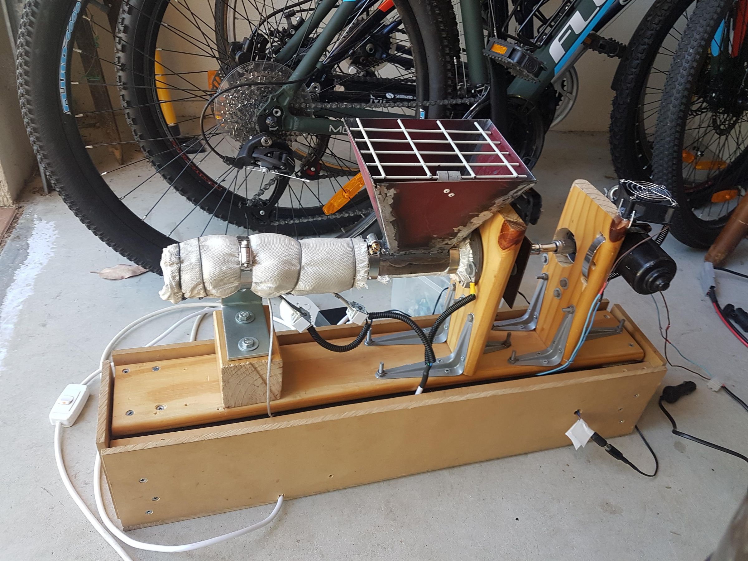 Low Cost Plastic Extruder for Filament Production and Recycling Plastic ...