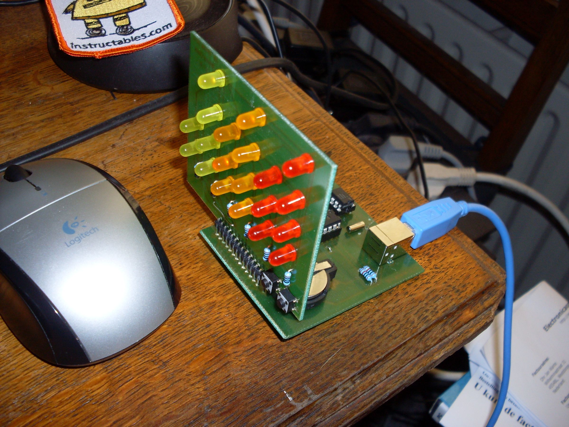 A Simple USB-powered Binary Clock : 3 Steps - Instructables