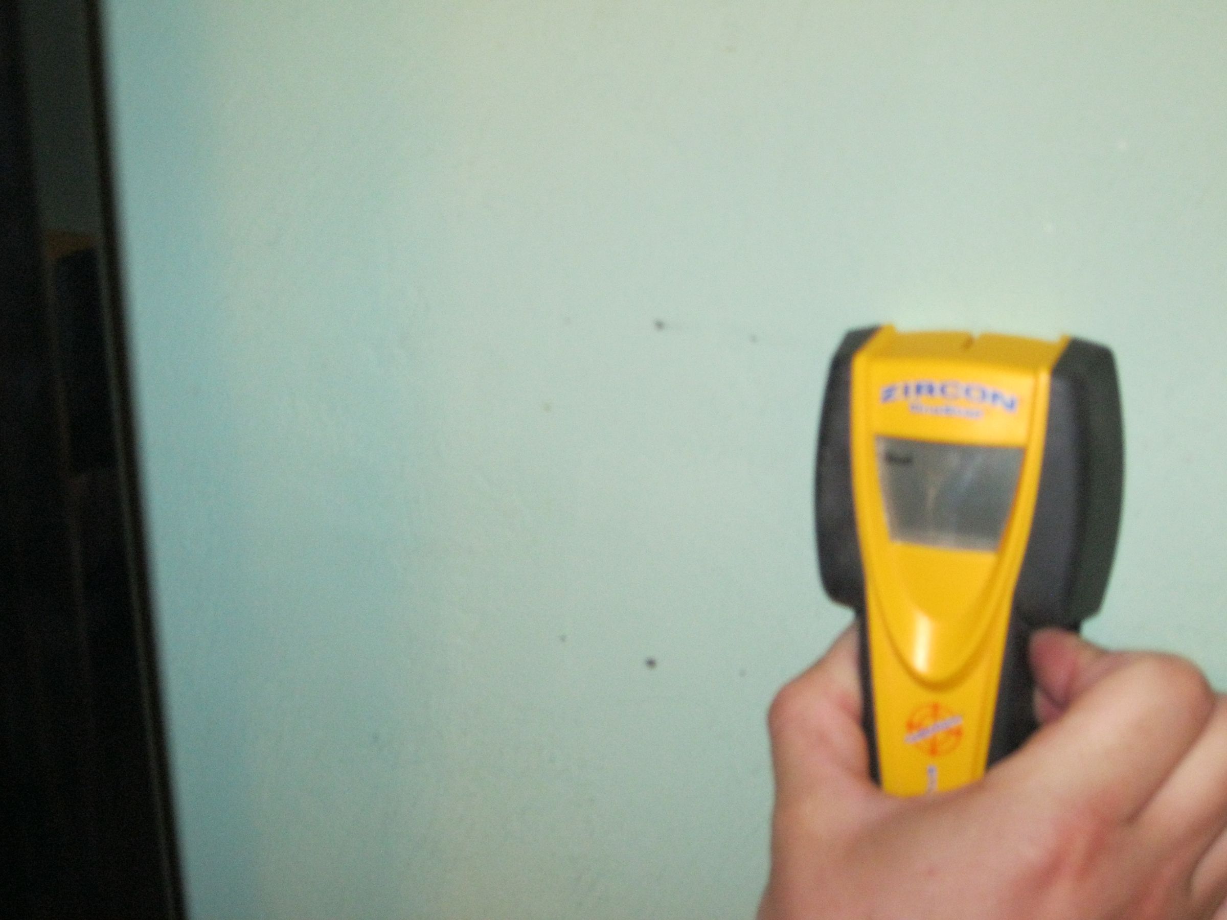 Speaker Wires Under Baseboards : 8 Steps (with Pictures) - Instructables