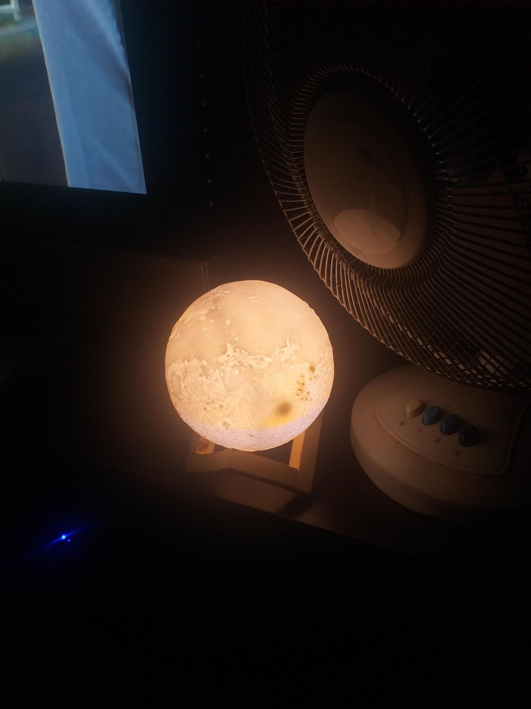Real Time Moon Phase Lamp : 8 Steps (with Pictures) - Instructables