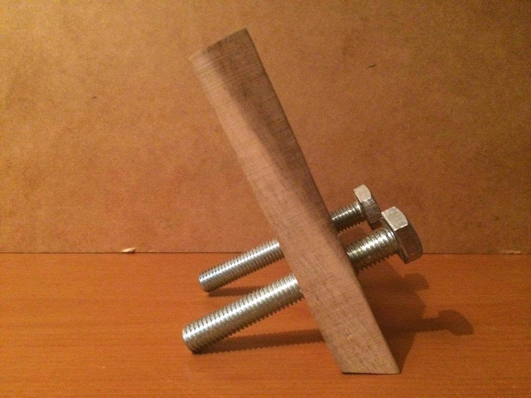 Pallet Phone Stand : 5 Steps - Instructables