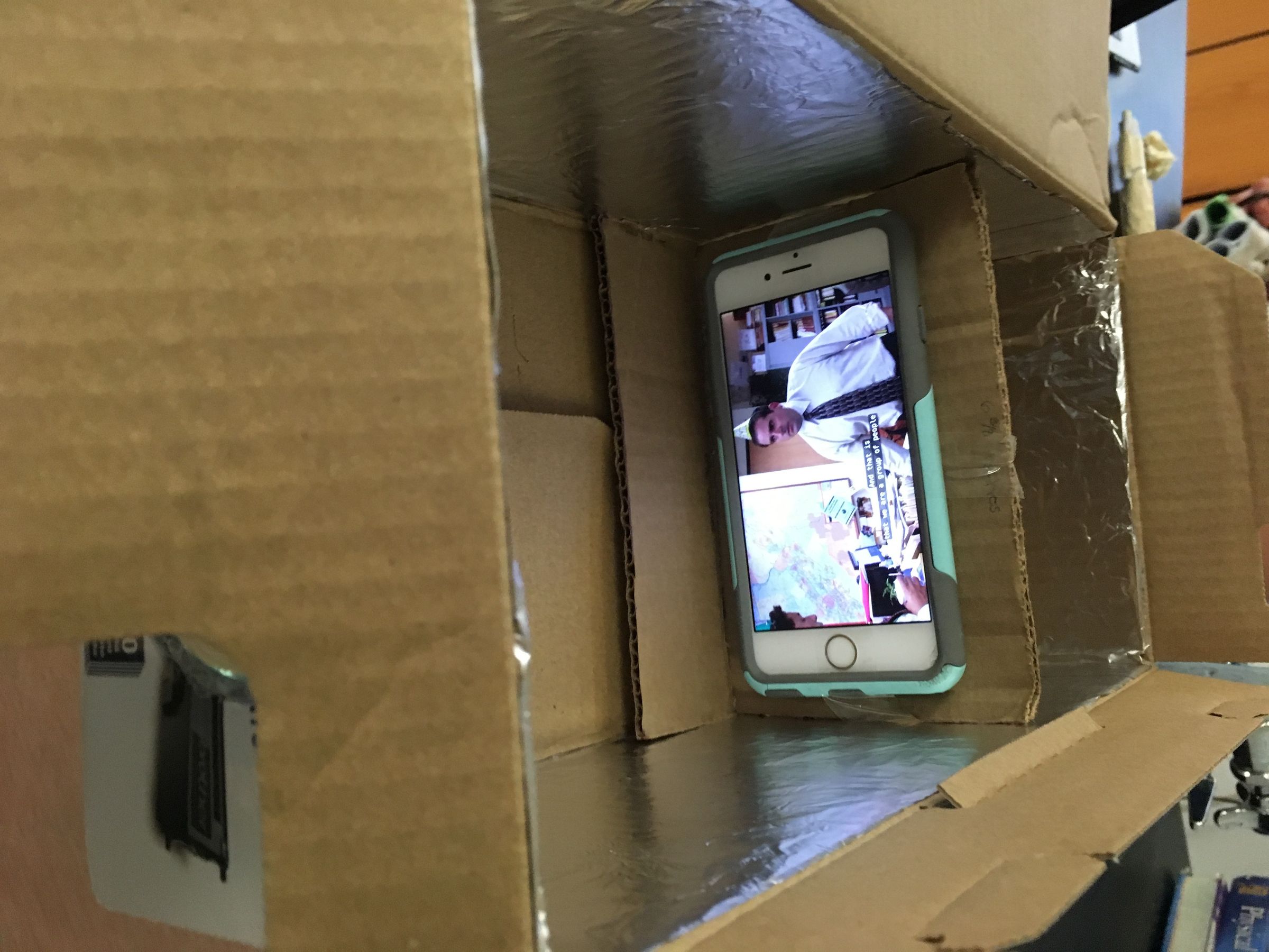 Make an Easy Homemade Phone Projector! : 5 Steps (with Pictures ...