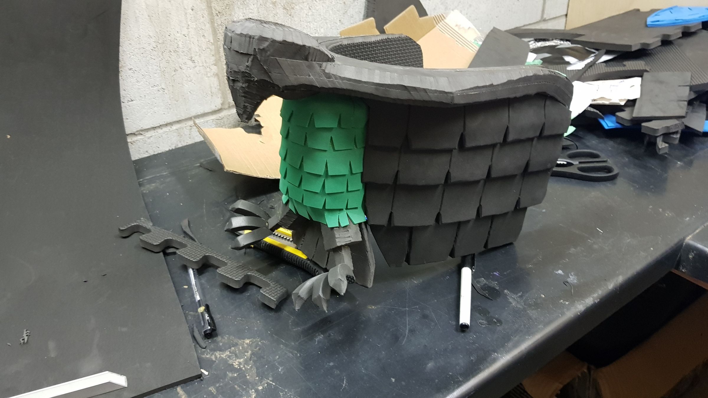 Judge Dredd Shoulder Armour : 3 Steps - Instructables