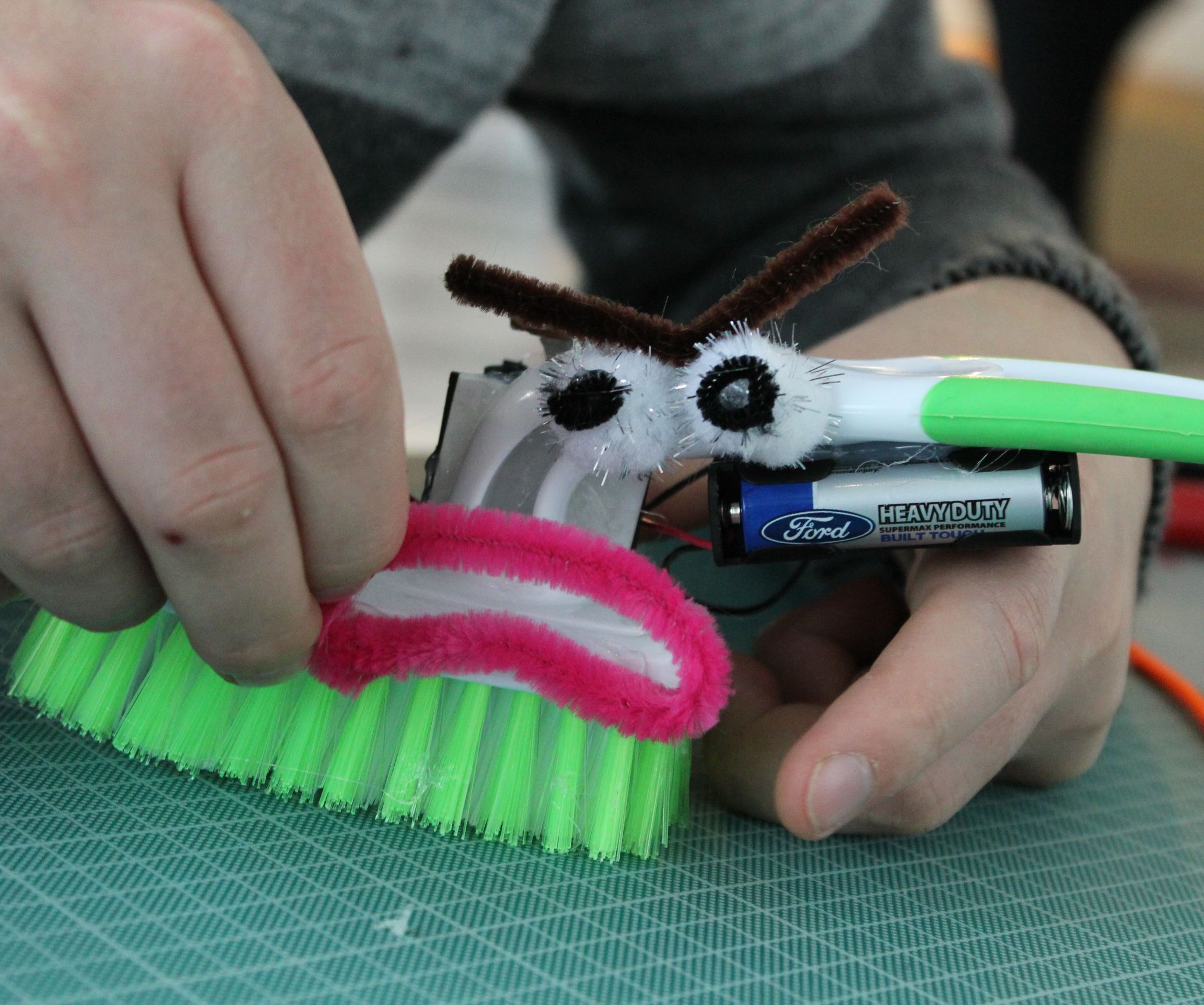 LET'S MAKE a BRUSHBOT : 7 Steps (with Pictures) - Instructables