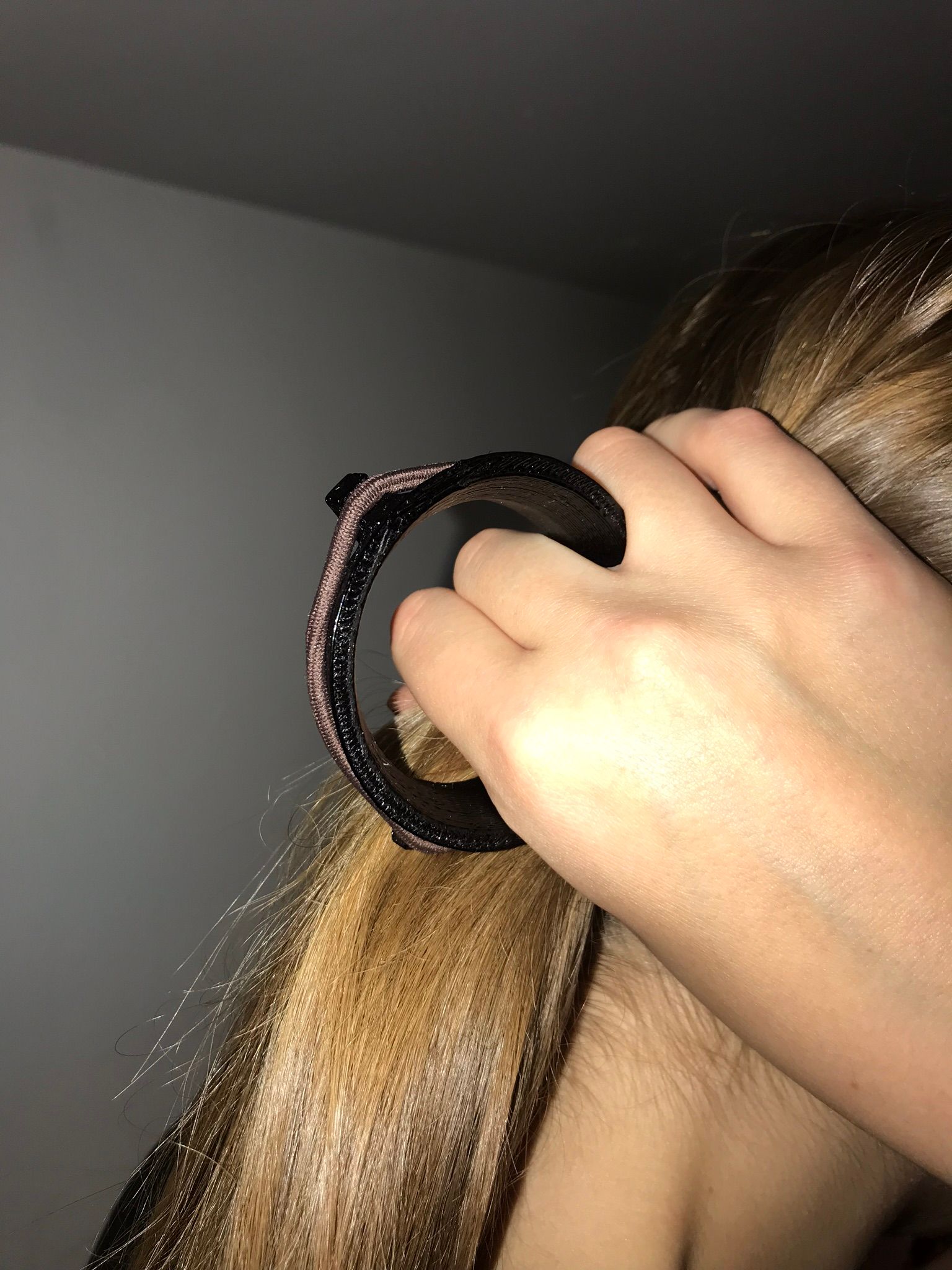 One Handed Hair Tie : 8 Steps - Instructables