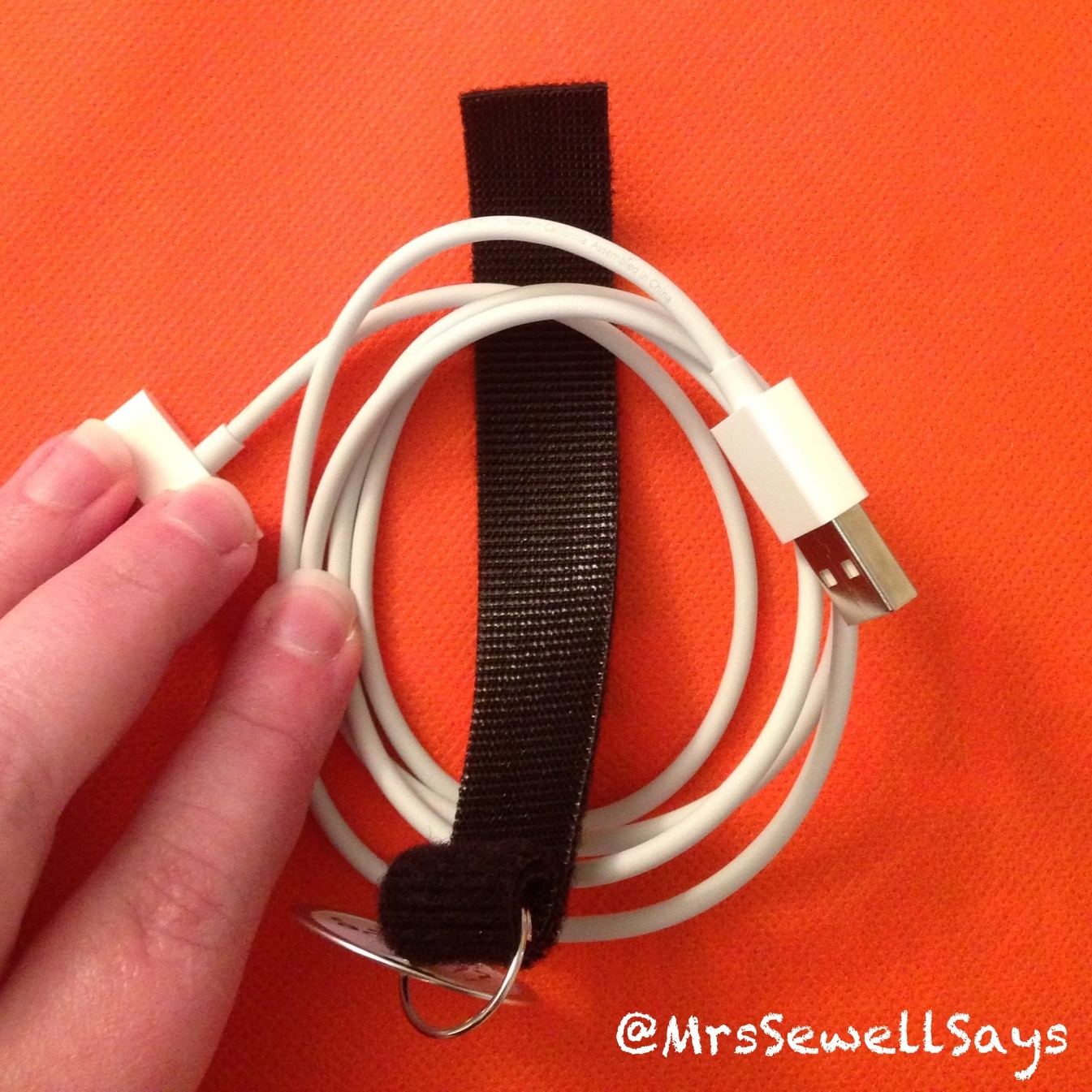Velcro® Cord-Minders : 6 Steps - Instructables