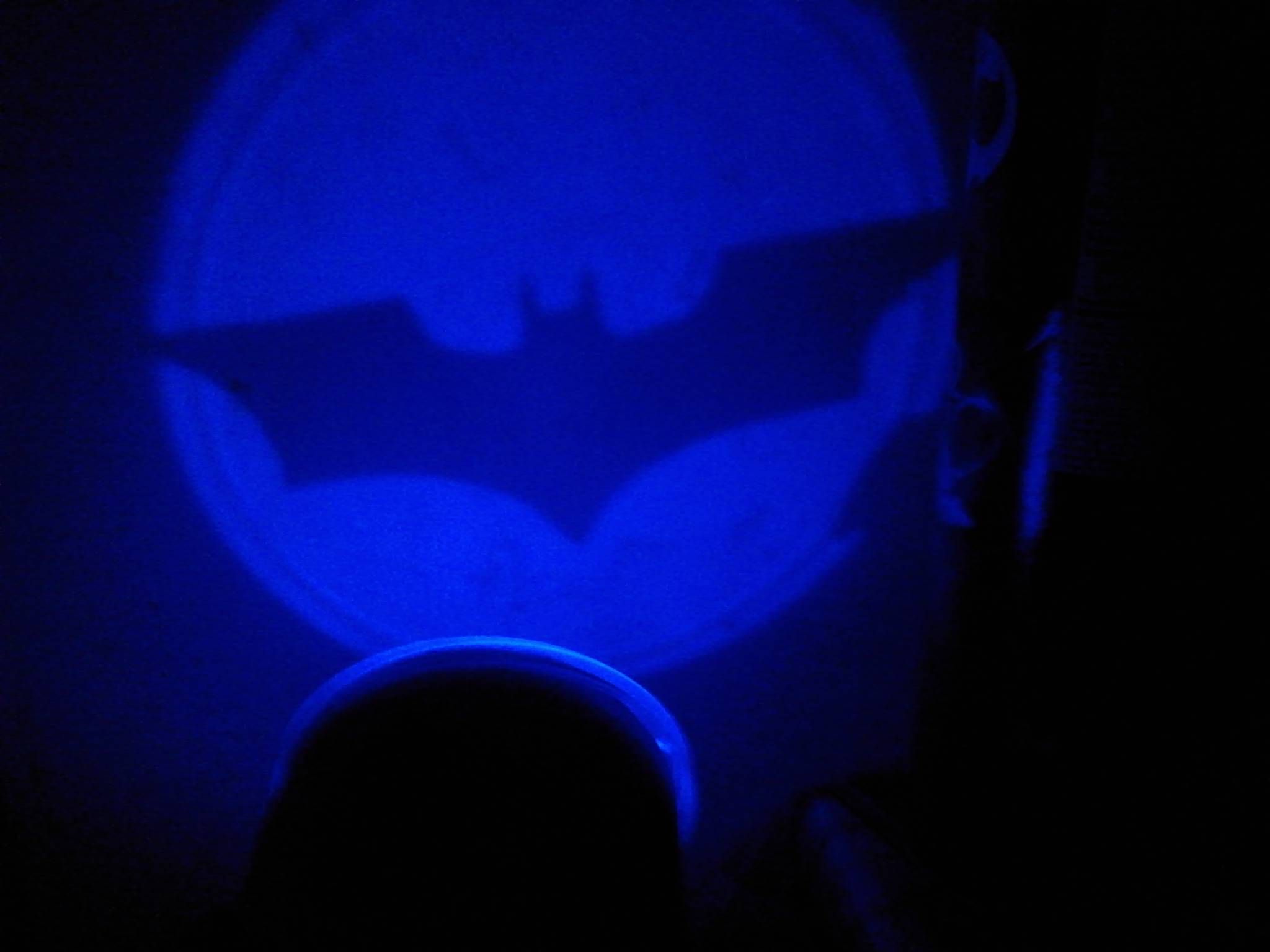 EASY BATMAN SPOTLIGHT : 4 Steps - Instructables