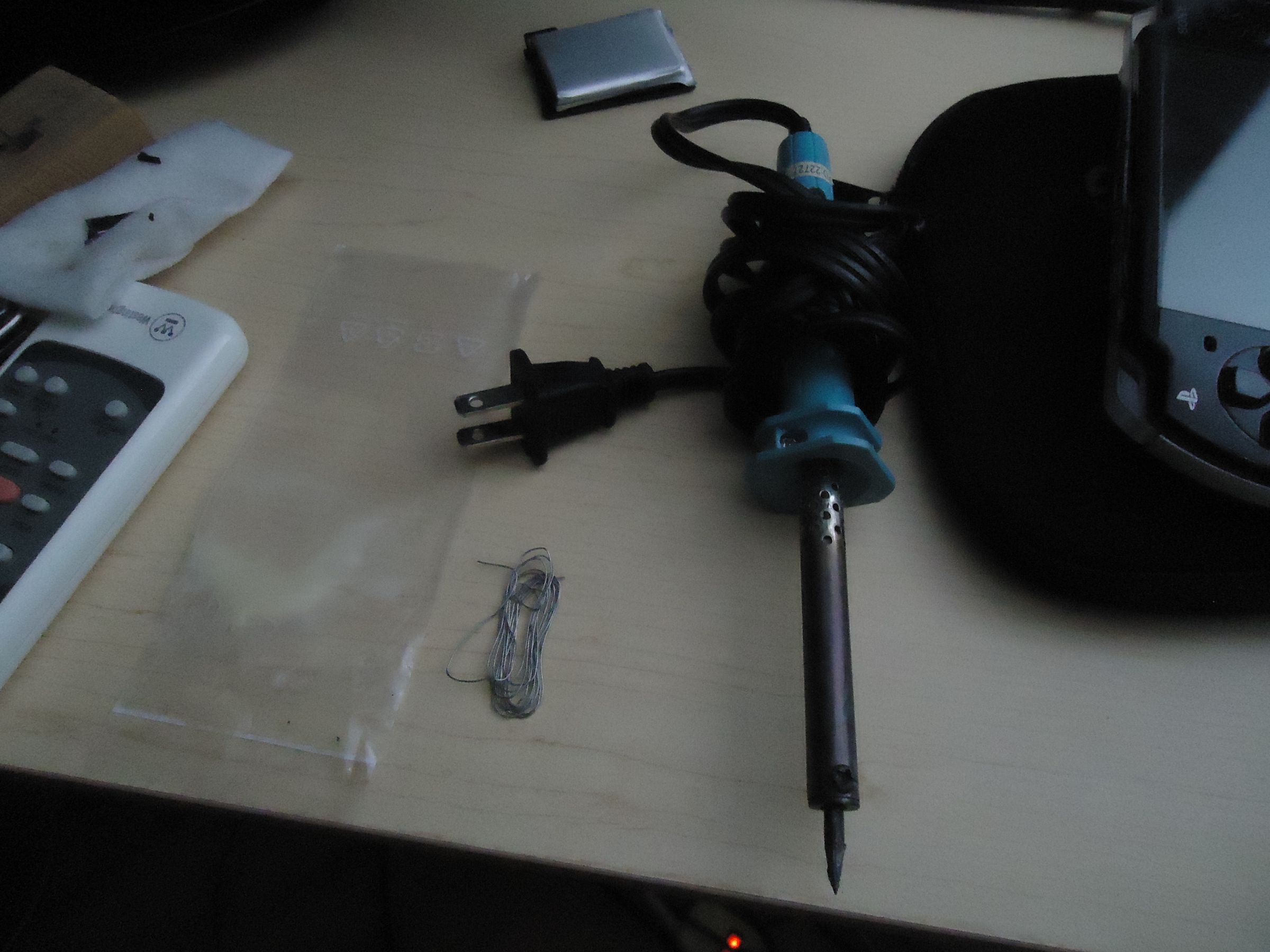 PSP Battery Hack! : 4 Steps - Instructables