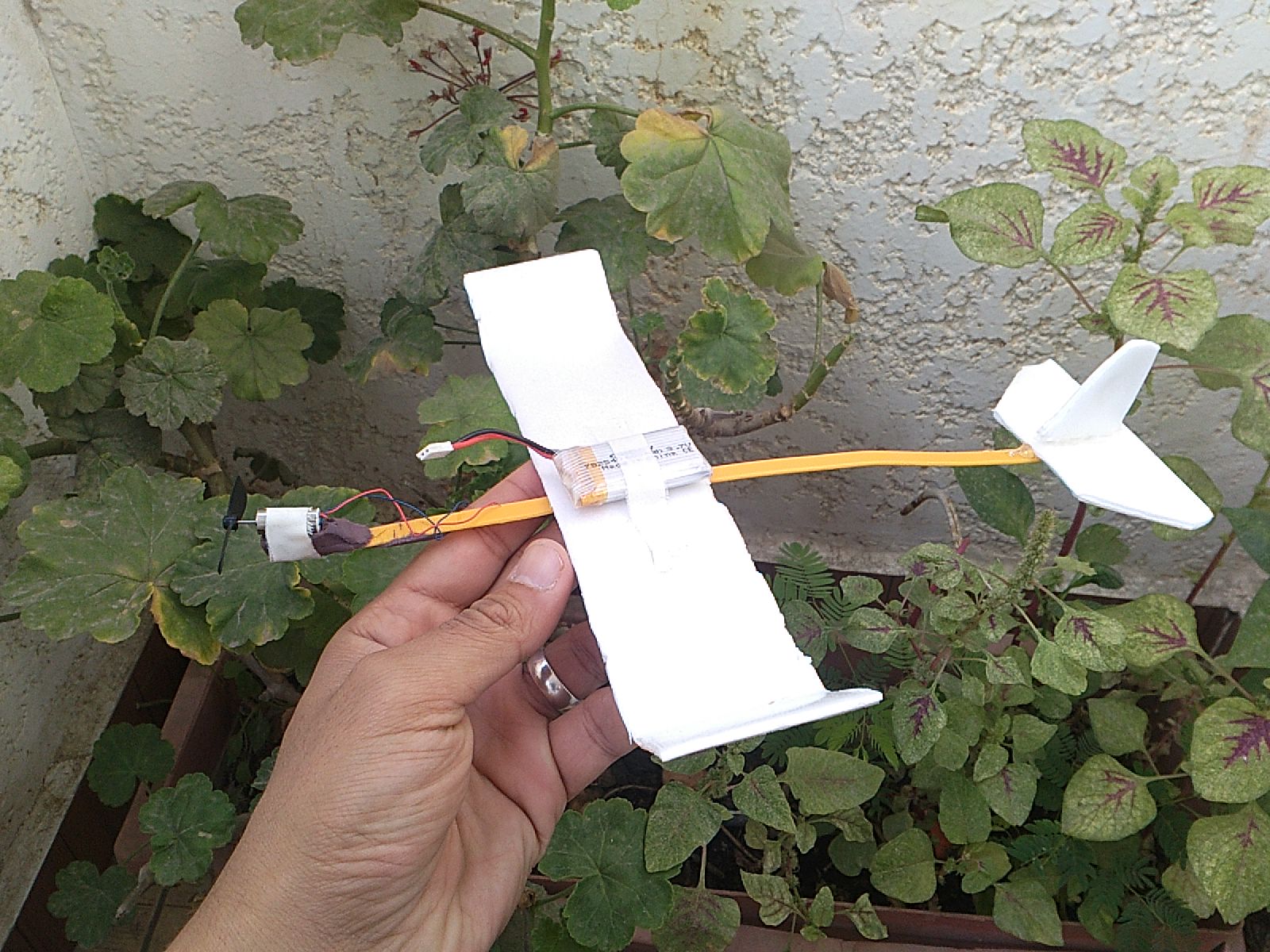 Successful Motorized Foam Plane : 4 Steps (with Pictures) - Instructables