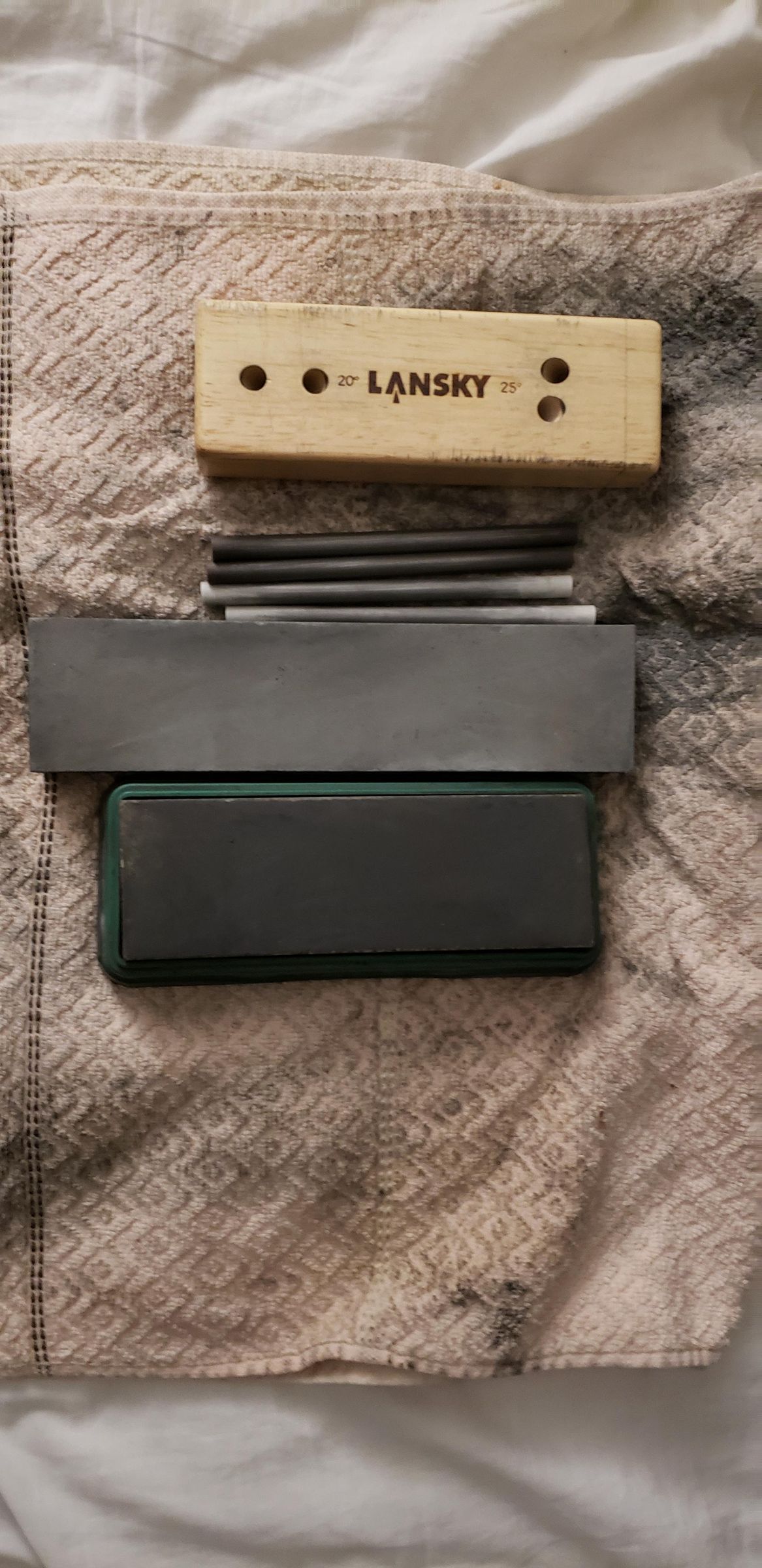 Whet Stone Sharpening : 5 Steps - Instructables