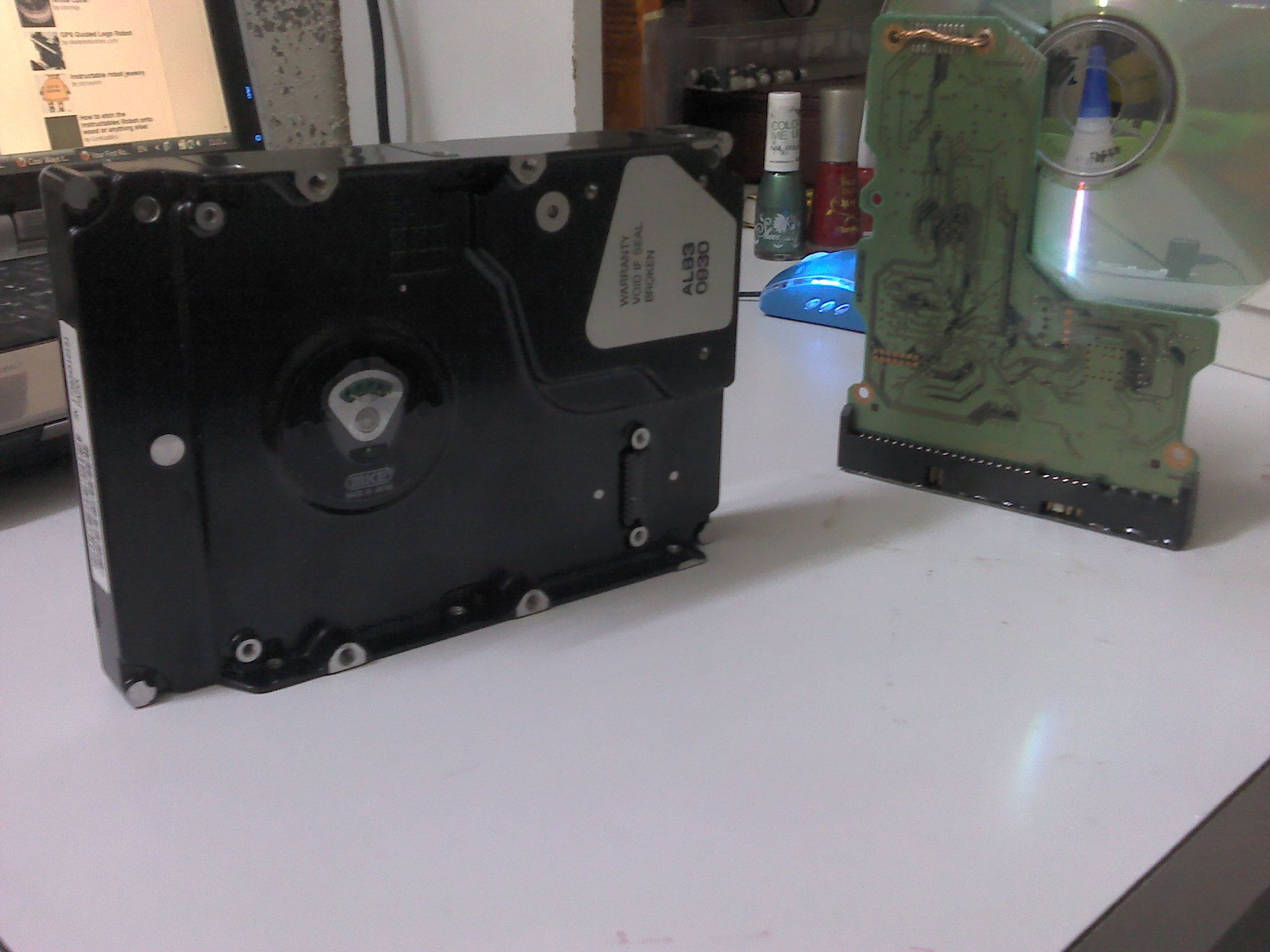 Picture Frame Out of Old Hard Disk and CD - Instructables