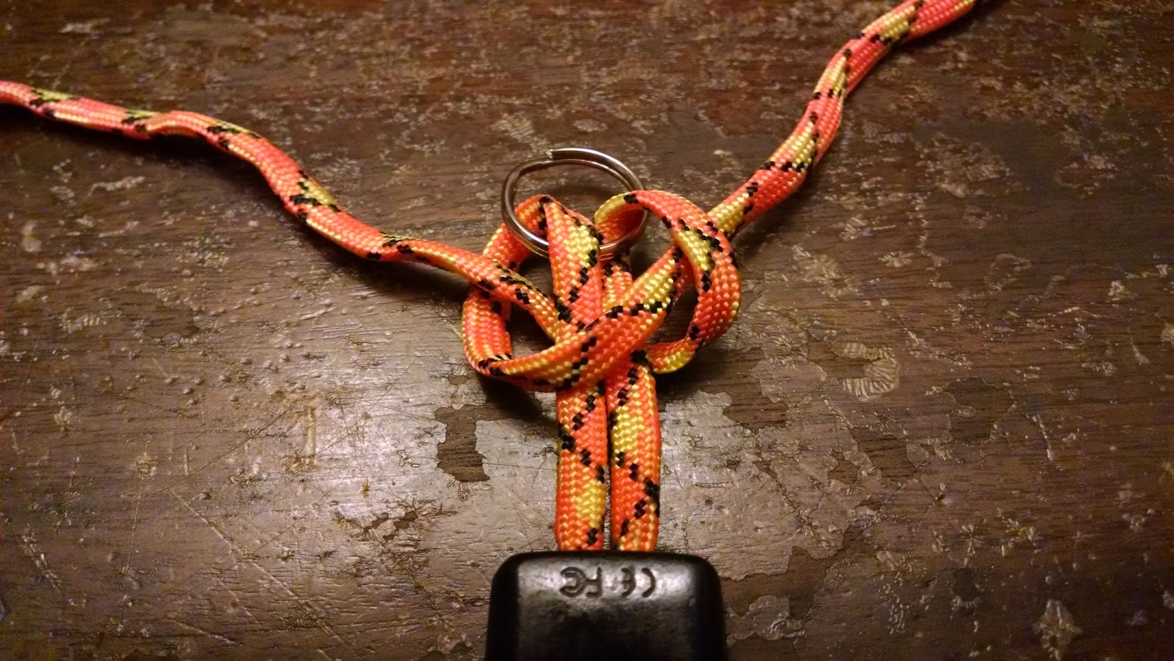 USB Flash Drive Paracord Fob : 5 Steps (with Pictures) - Instructables