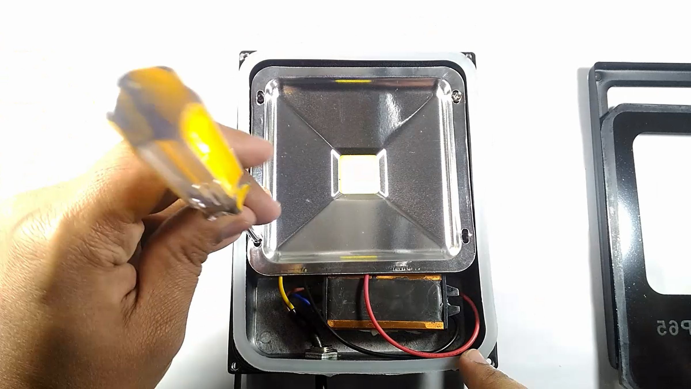 DIY Dimmable LED Flood Light : 5 Steps (with Pictures) - Instructables