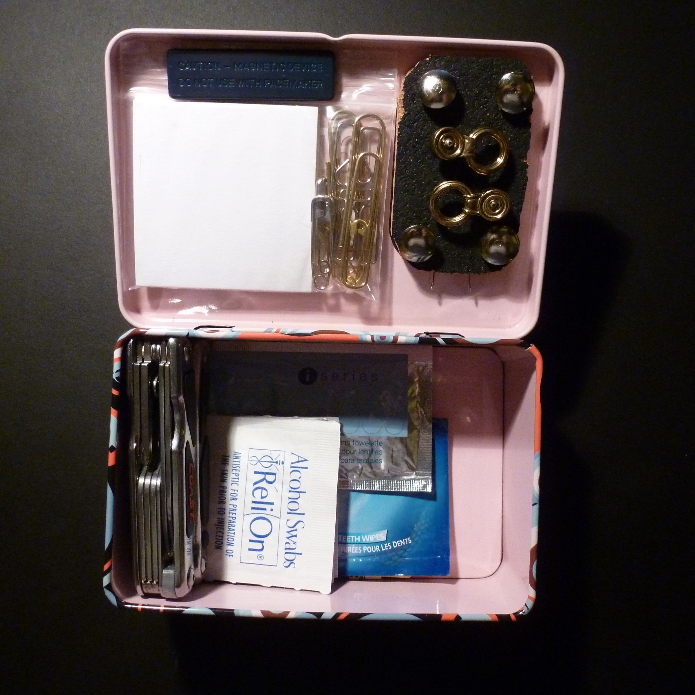 URBAN Emergency Kit Tin : 9 Steps (with Pictures) - Instructables