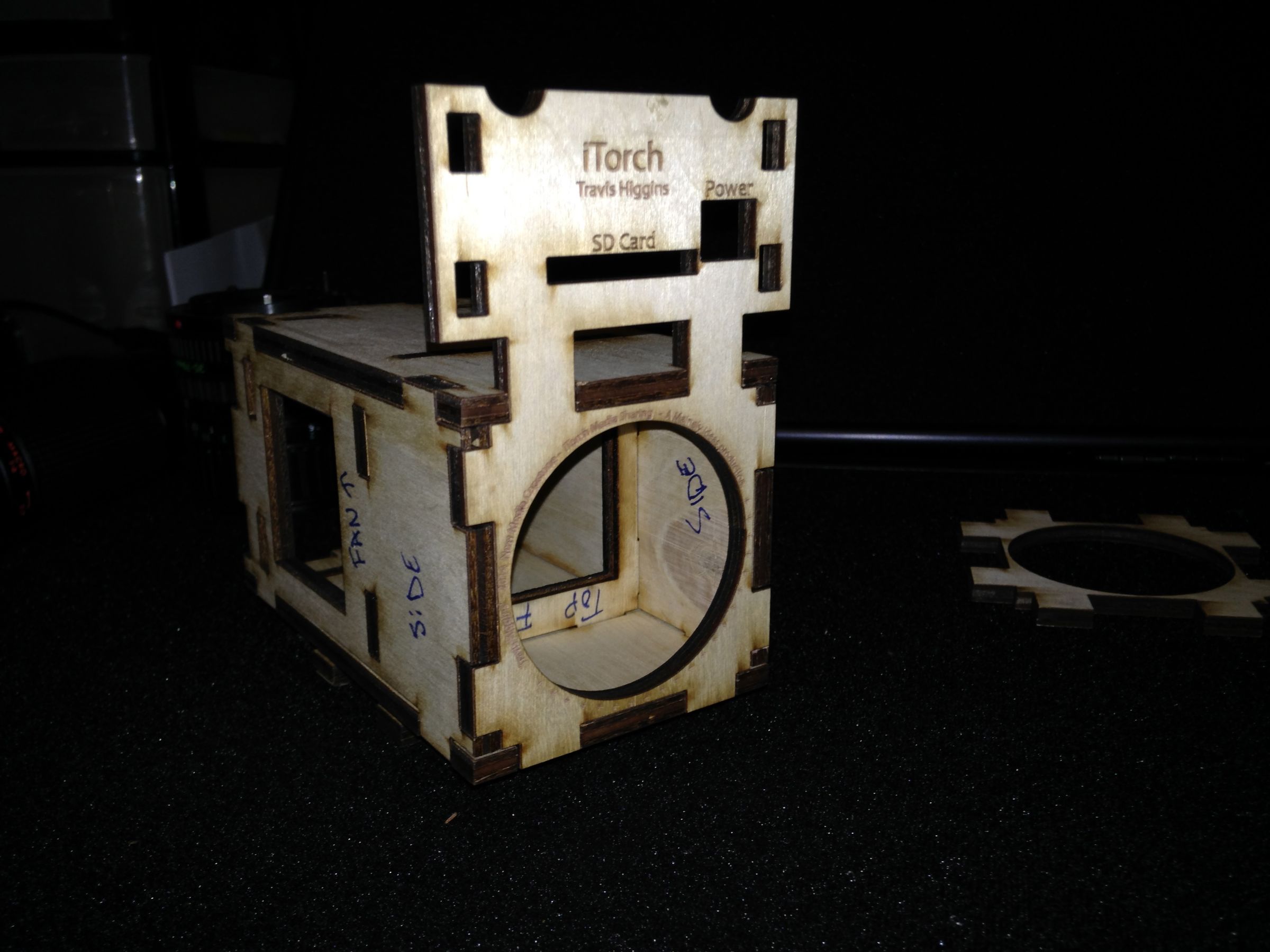 Augment Your Reality With the ITorch Raspberry Pi Flashlight Projector ...