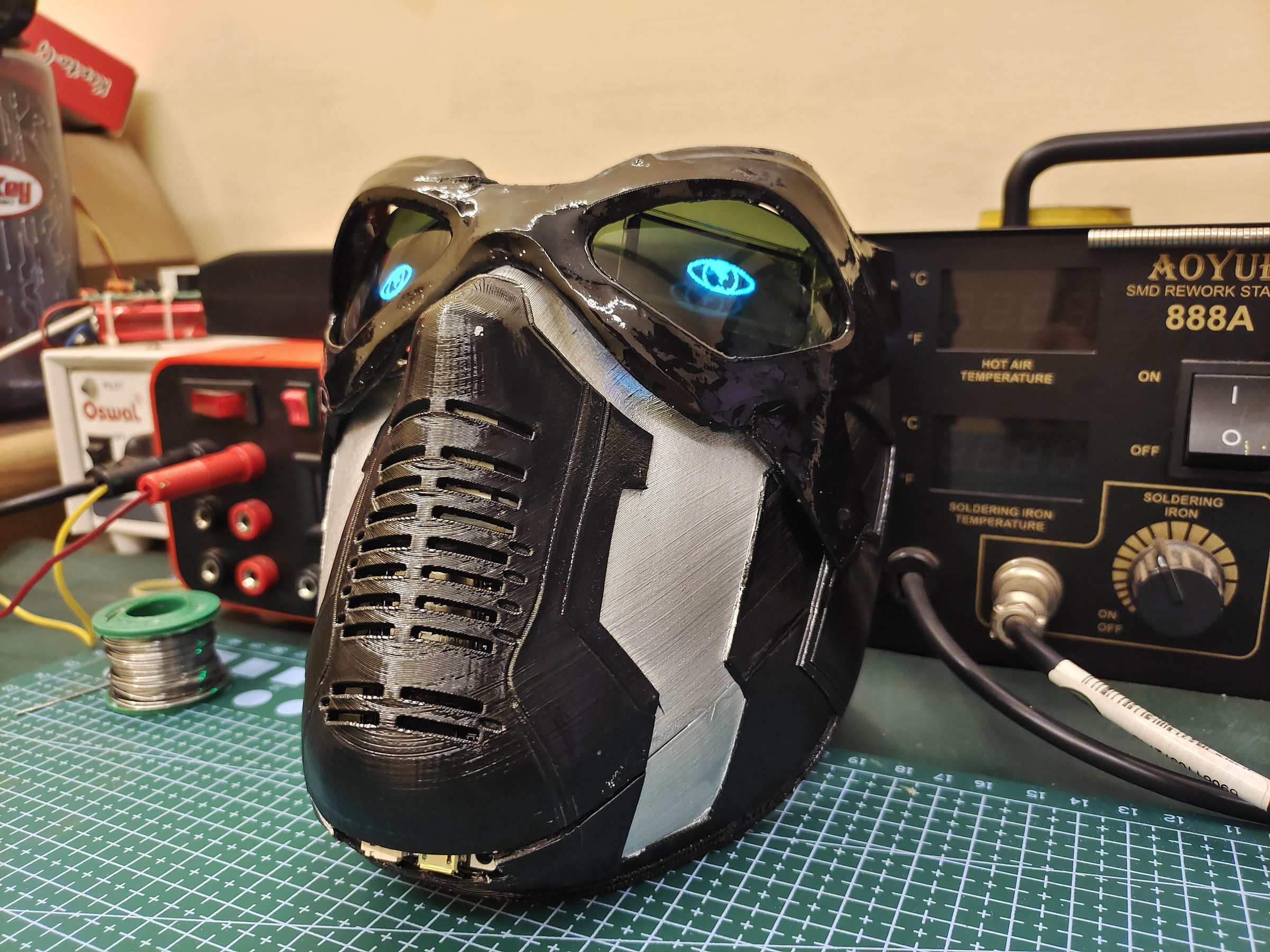 Sci-Fi 3D Printed Mask With Transparent Display : 10 Steps (with ...