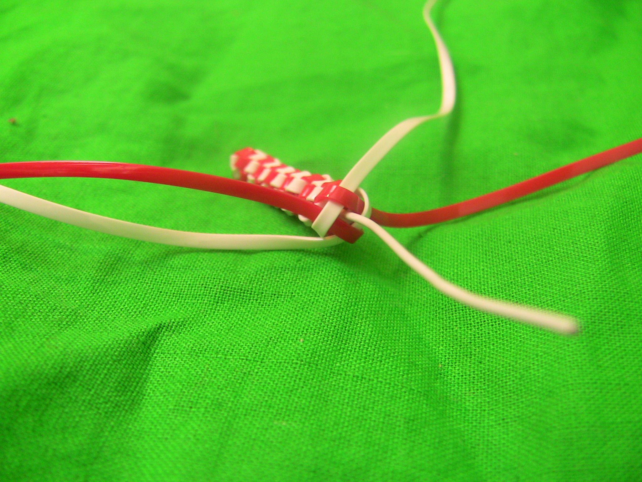 DIY Candy Cane Christmas Ornament : 4 Steps - Instructables
