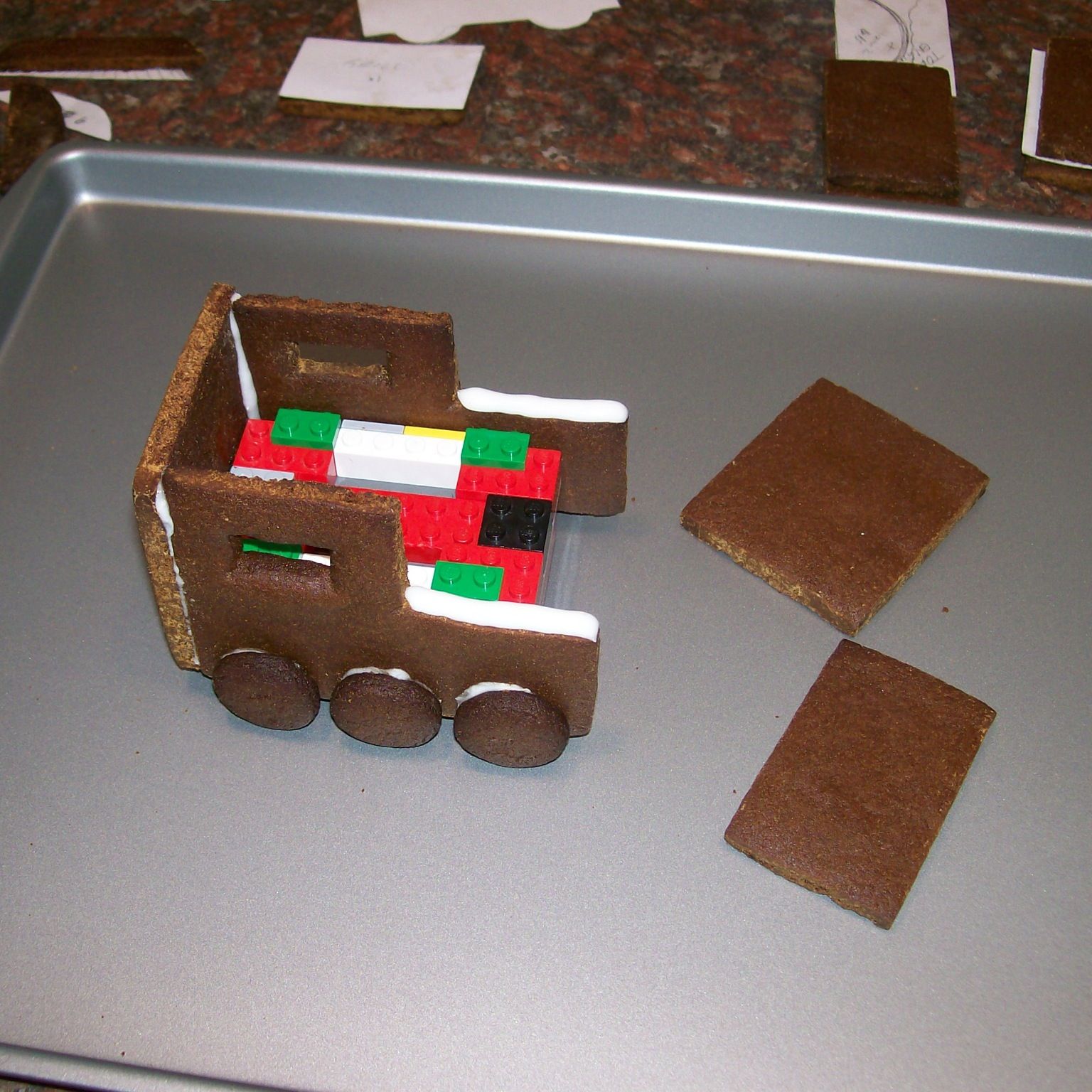 Moving Gingerbread Train Cookie : 6 Steps (with Pictures) - Instructables