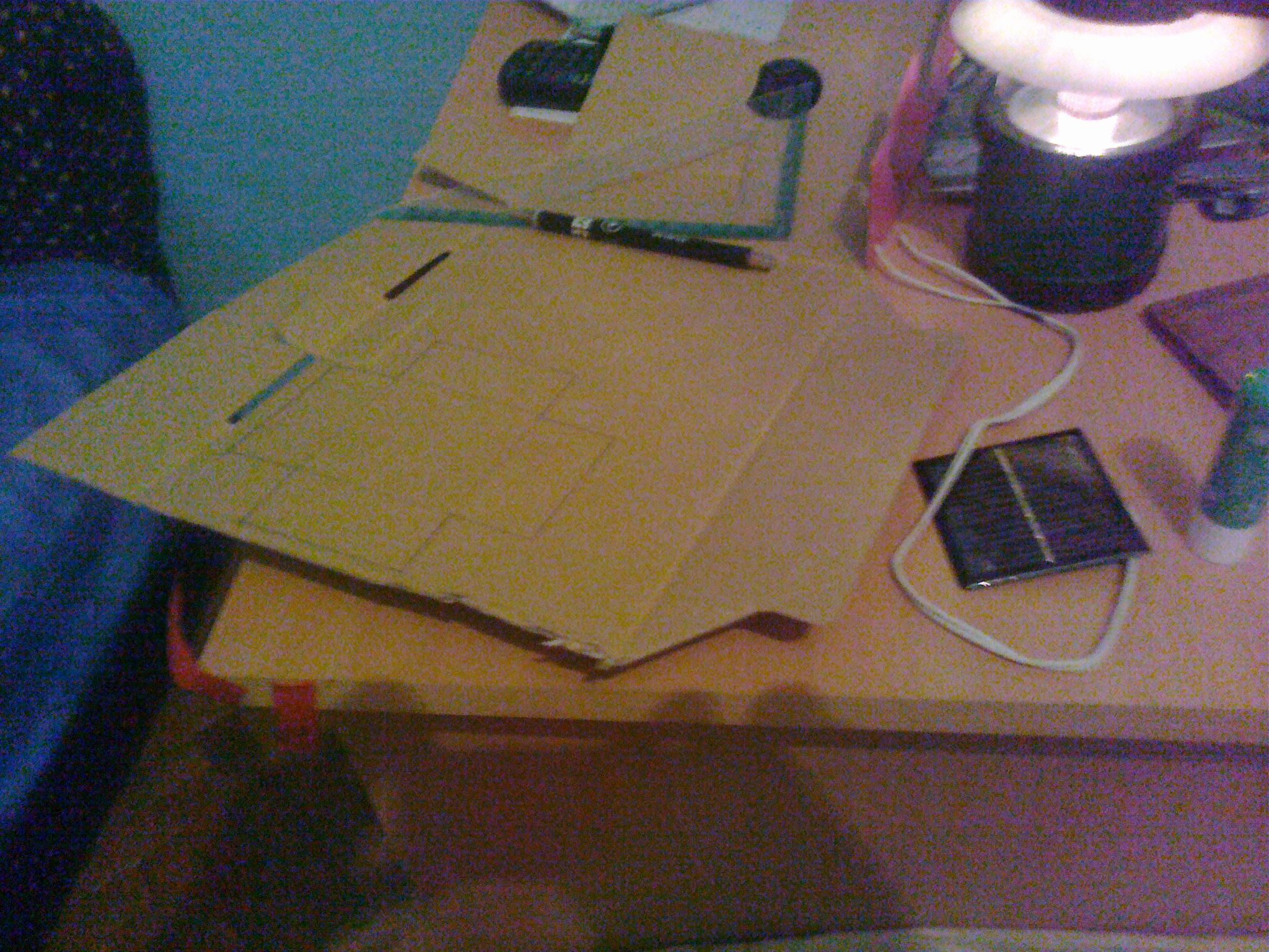 Macgyver-Cardboard & Duct Tape Solar Charger : 3 Steps - Instructables