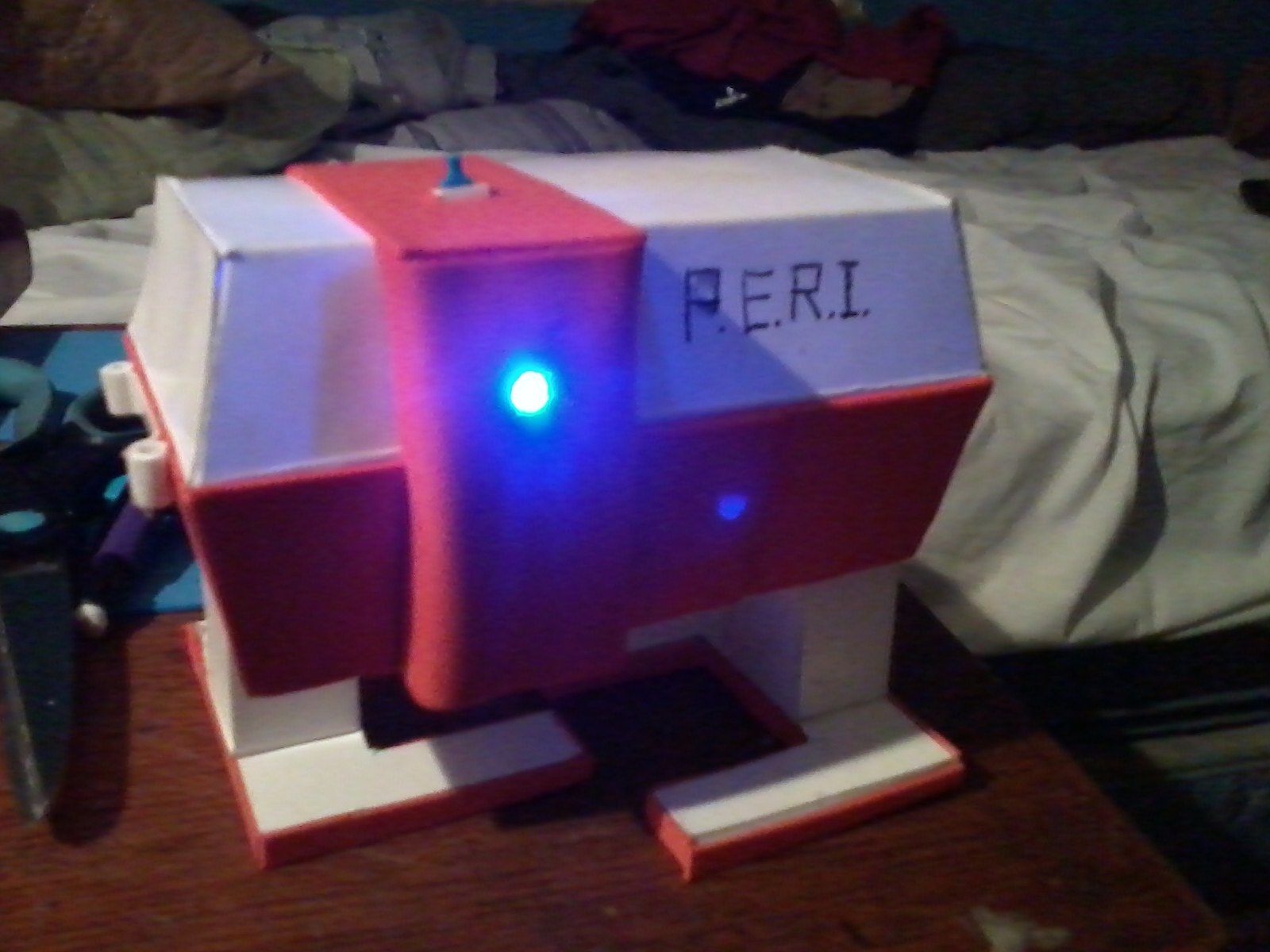 Video Prop. Small Robot "P.E.R.I" - Instructables