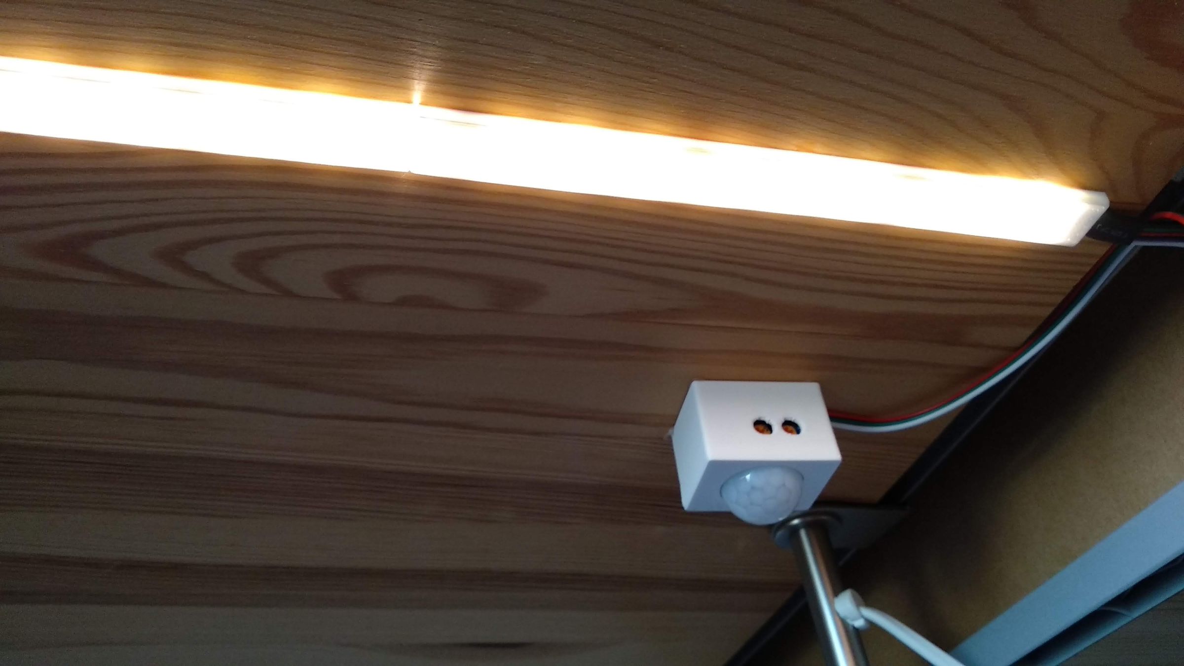 Modified RGBW LED Strip Controller, PIR Controlled, ESP8285 : 3 Steps ...