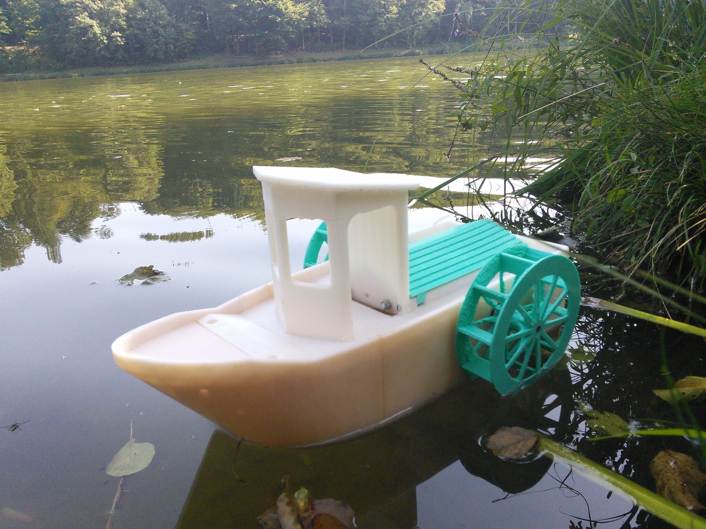 BT Paddle Boat : 11 Steps (with Pictures) - Instructables