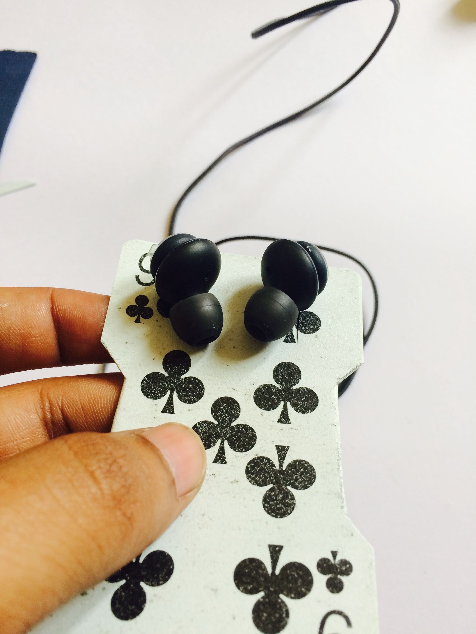 DIY Earphone Holder : 5 Steps (with Pictures) - Instructables